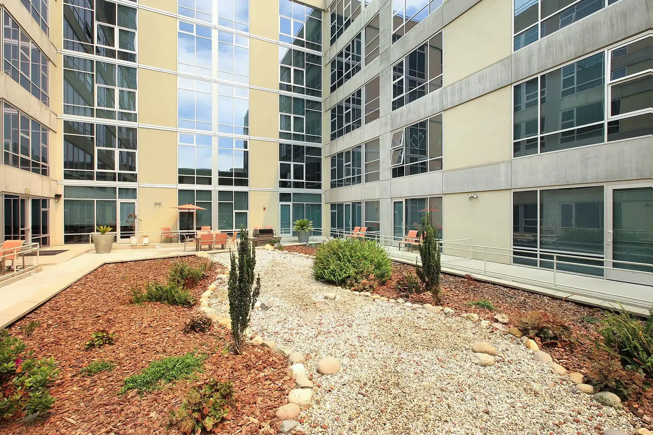 800J Lofts - Sacramento, CA 95814 | ApartmentGuide.com
