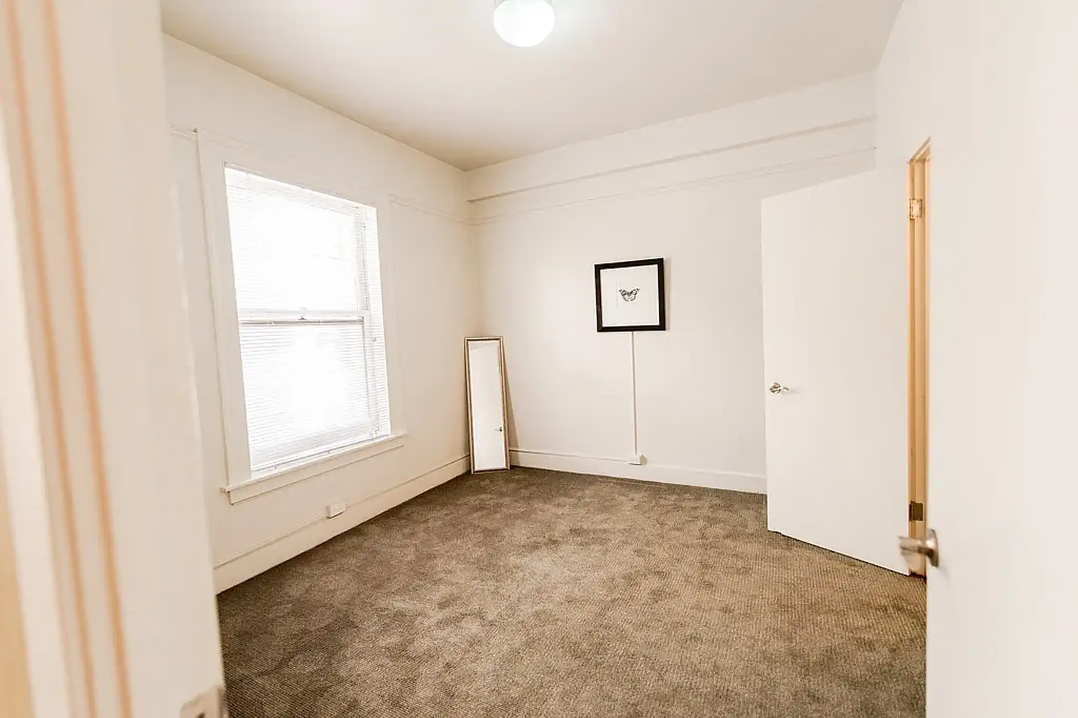 Addison on Fourth Residential - Seattle, WA 98104 | ApartmentGuide.com