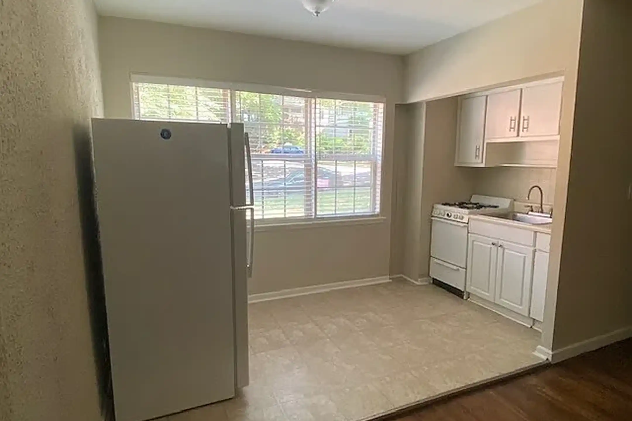 Highland Corners Apartments - Birmingham, AL 35205 | ApartmentGuide.com