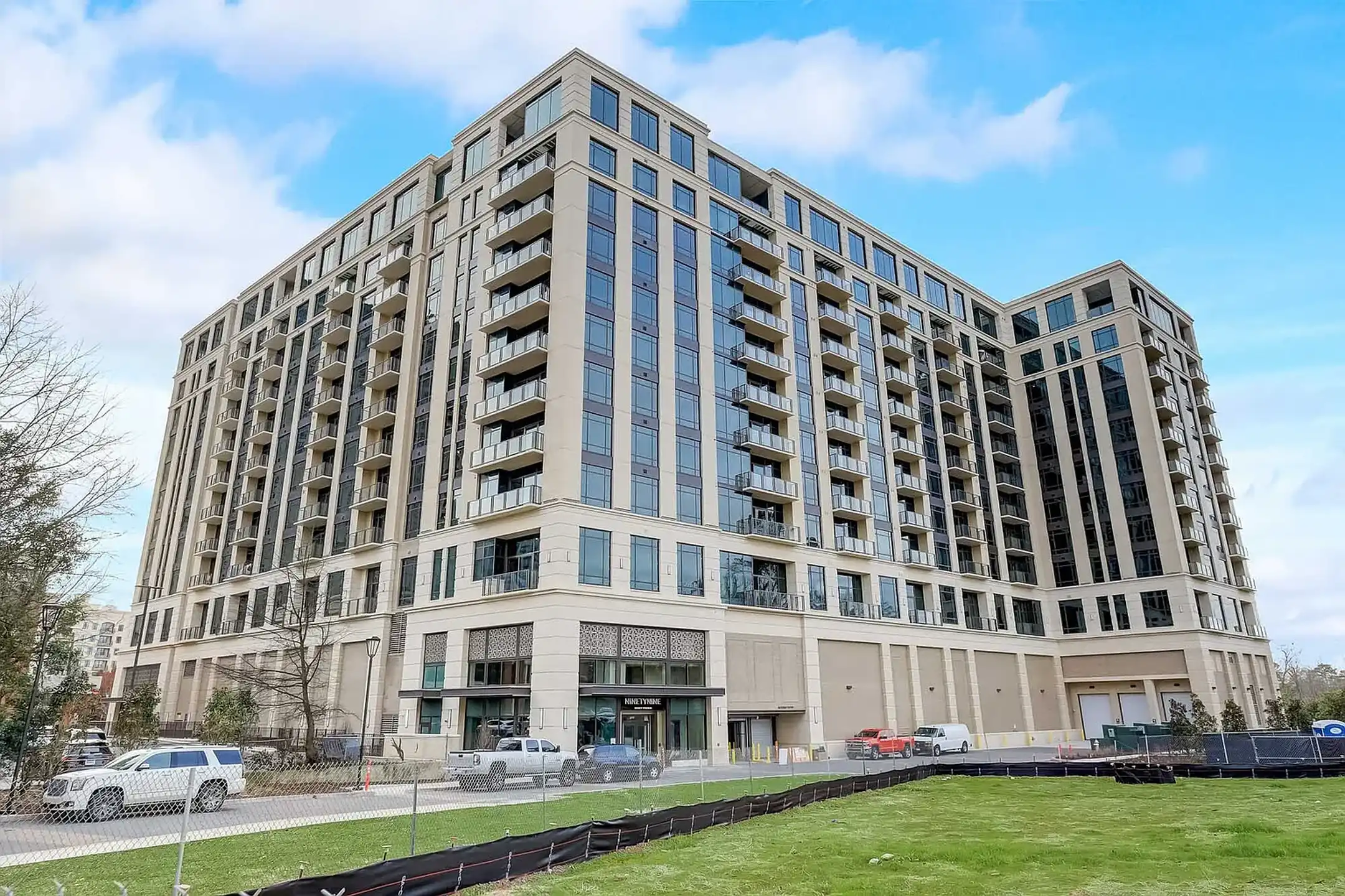 99 West Paces - Atlanta, GA 30305 | ApartmentGuide.com