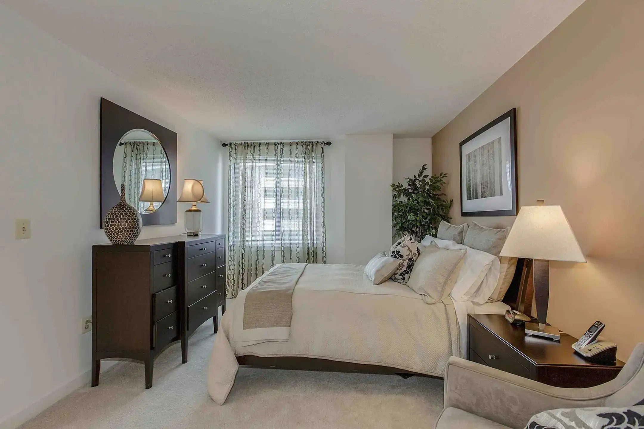 The Metropolitan - Bethesda, MD 20814 | ApartmentGuide.com