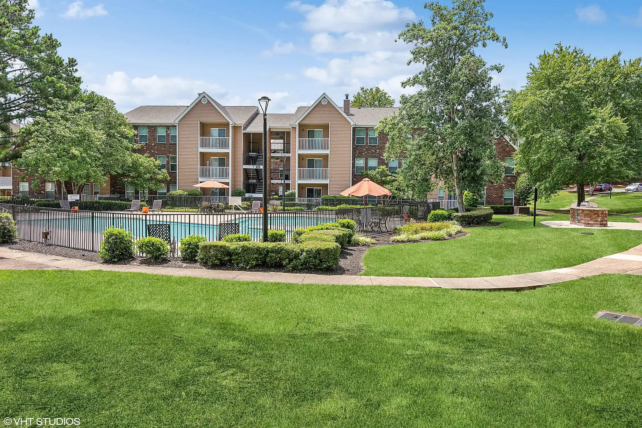 The Local Apartments - Memphis, TN 38115 | ApartmentGuide.com