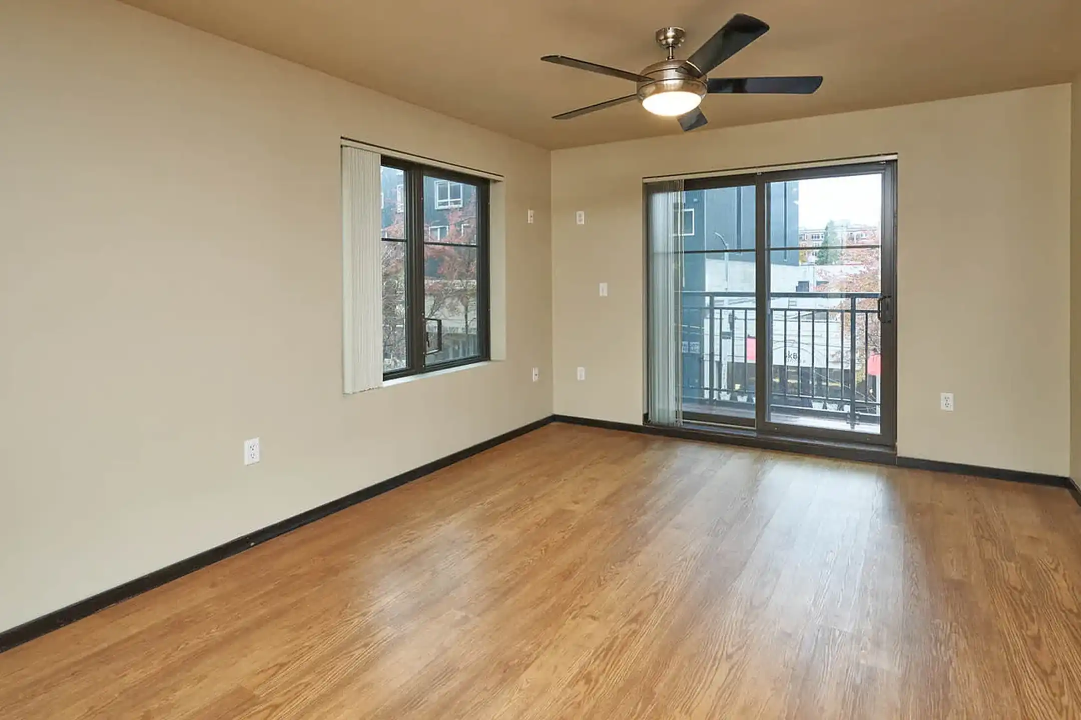 Moda - Seattle, WA 98121 | ApartmentGuide.com