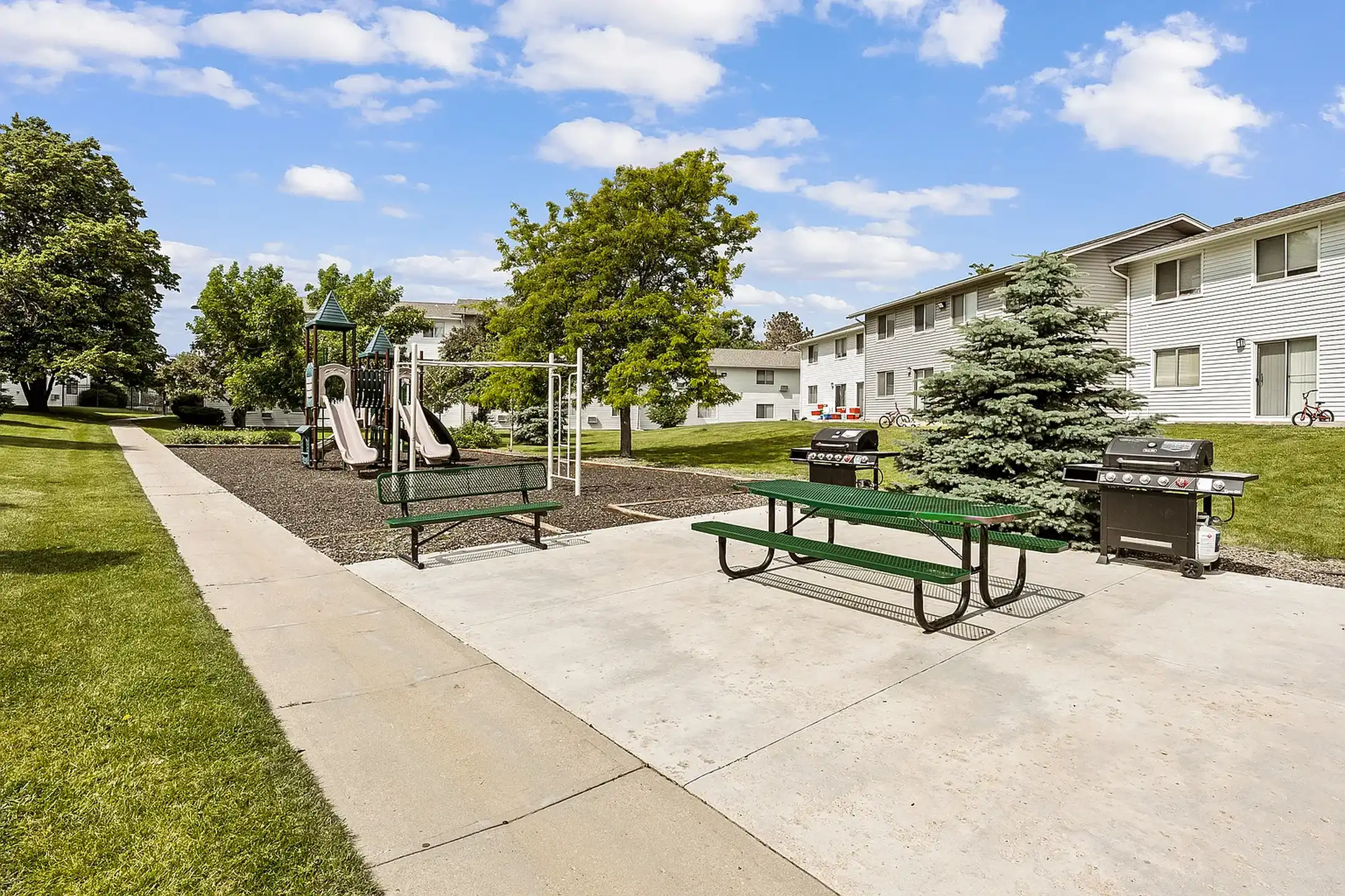 Fairview Apartments - Aurora, CO 80012 | ApartmentGuide.com