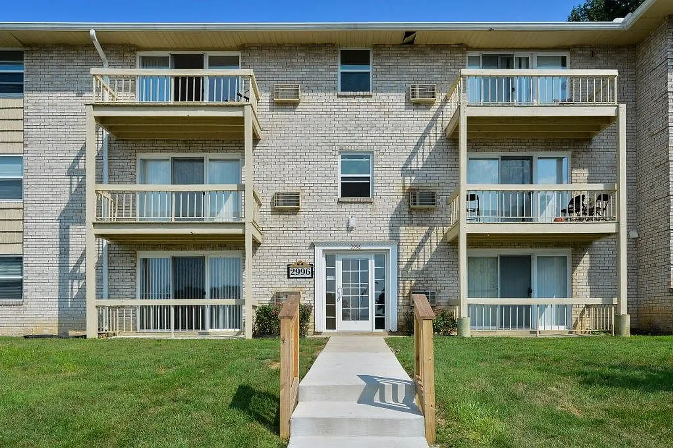 Whitestone Village Apartment Homes - Allentown, PA 18103 ...