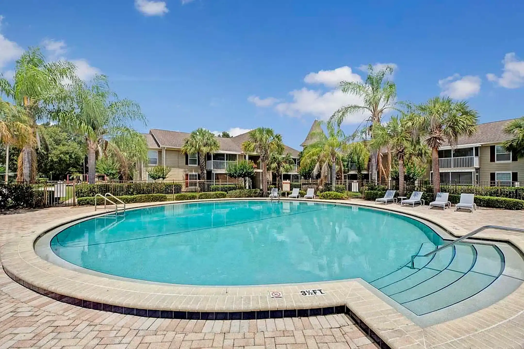 Signal Pointe - Winter Park, FL 32792 | ApartmentGuide.com