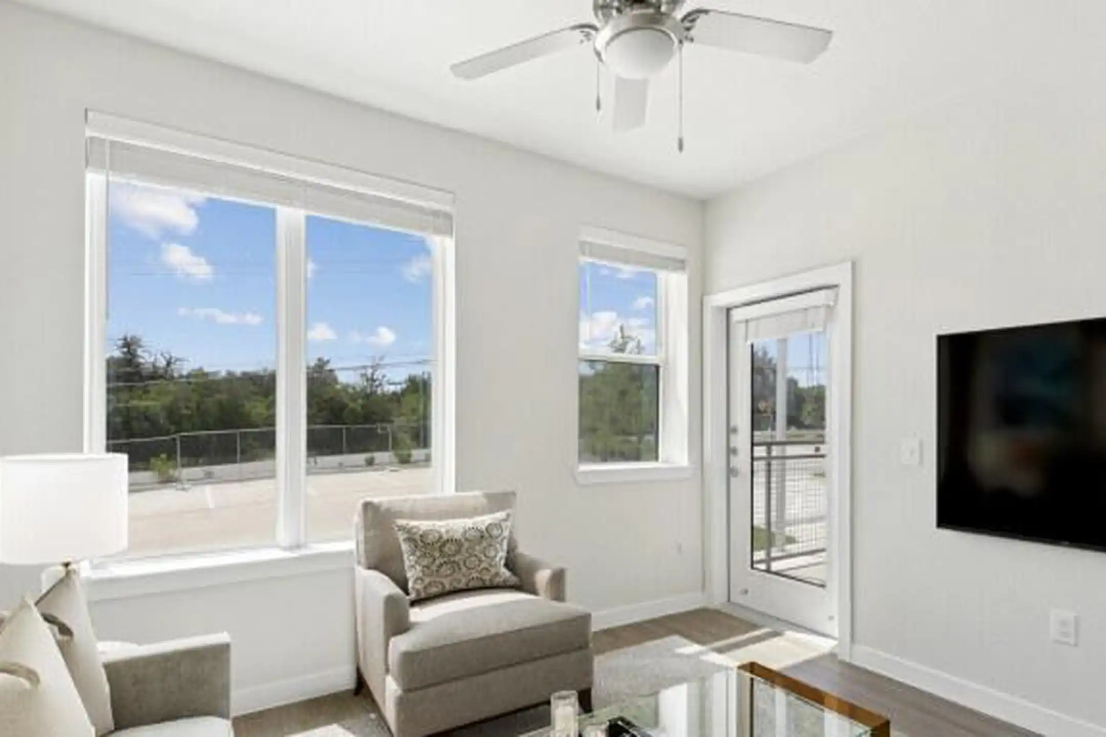 4400 Nuckols Crossing Rd - Austin, TX 78744 | ApartmentGuide.com