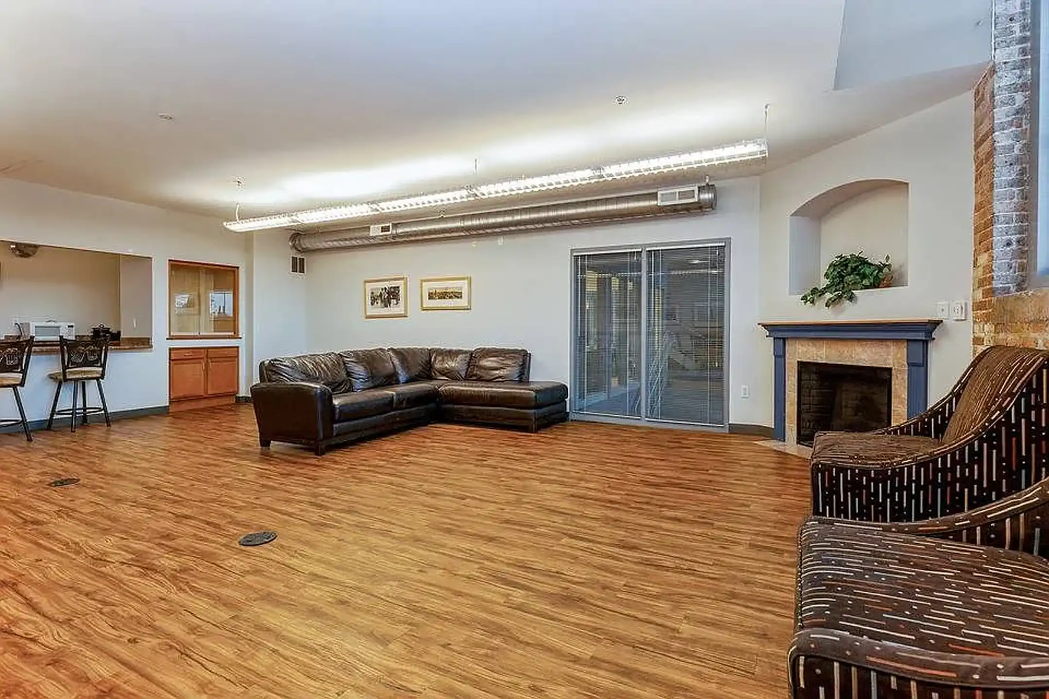 Blue Ribbon Lofts - Milwaukee, WI 53205 | ApartmentGuide.com