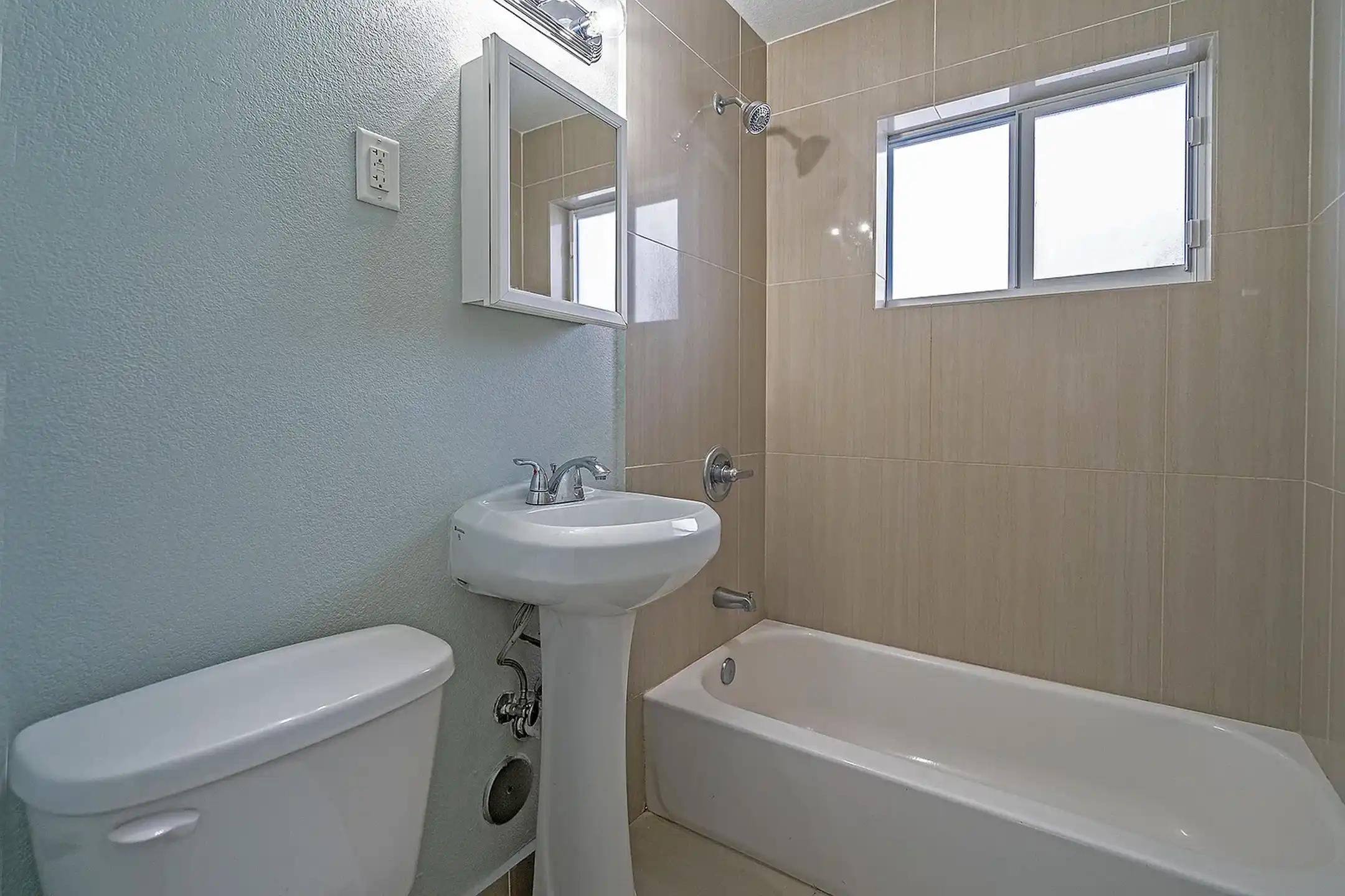 Helios Apartments Miami Beach - Miami Beach, FL 33139 | ApartmentGuide.com