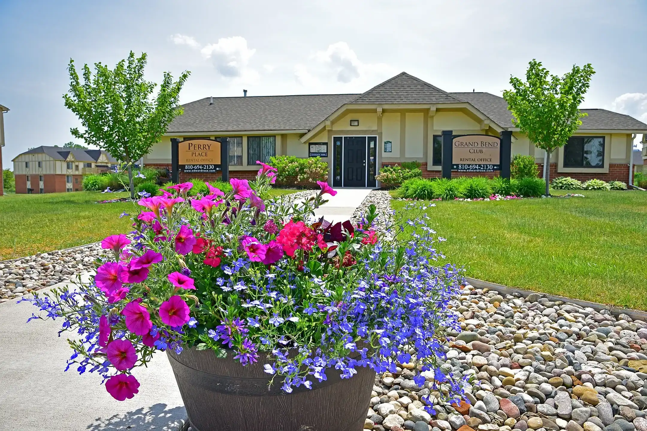 Perry Place Apartments - Grand Blanc, MI 48439 | ApartmentGuide.com