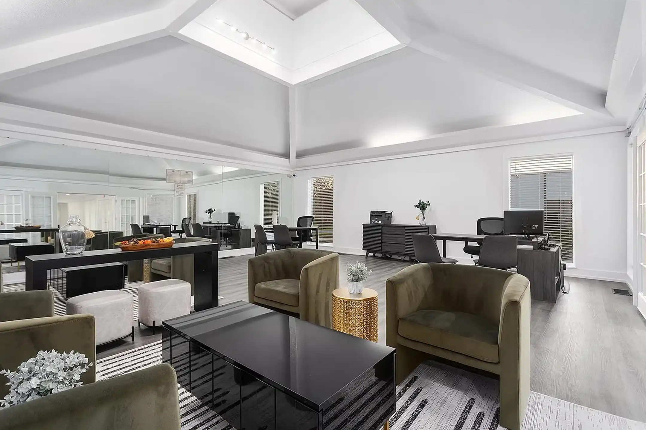 Stonegate Meadows Apartments - Kansas City, MO 64133 | ApartmentGuide.com