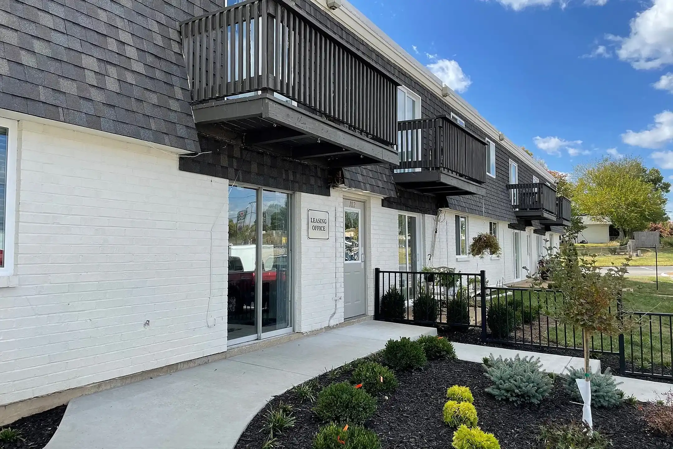 Brookmount Apartments - Saint Peters, MO 63376 | ApartmentGuide.com