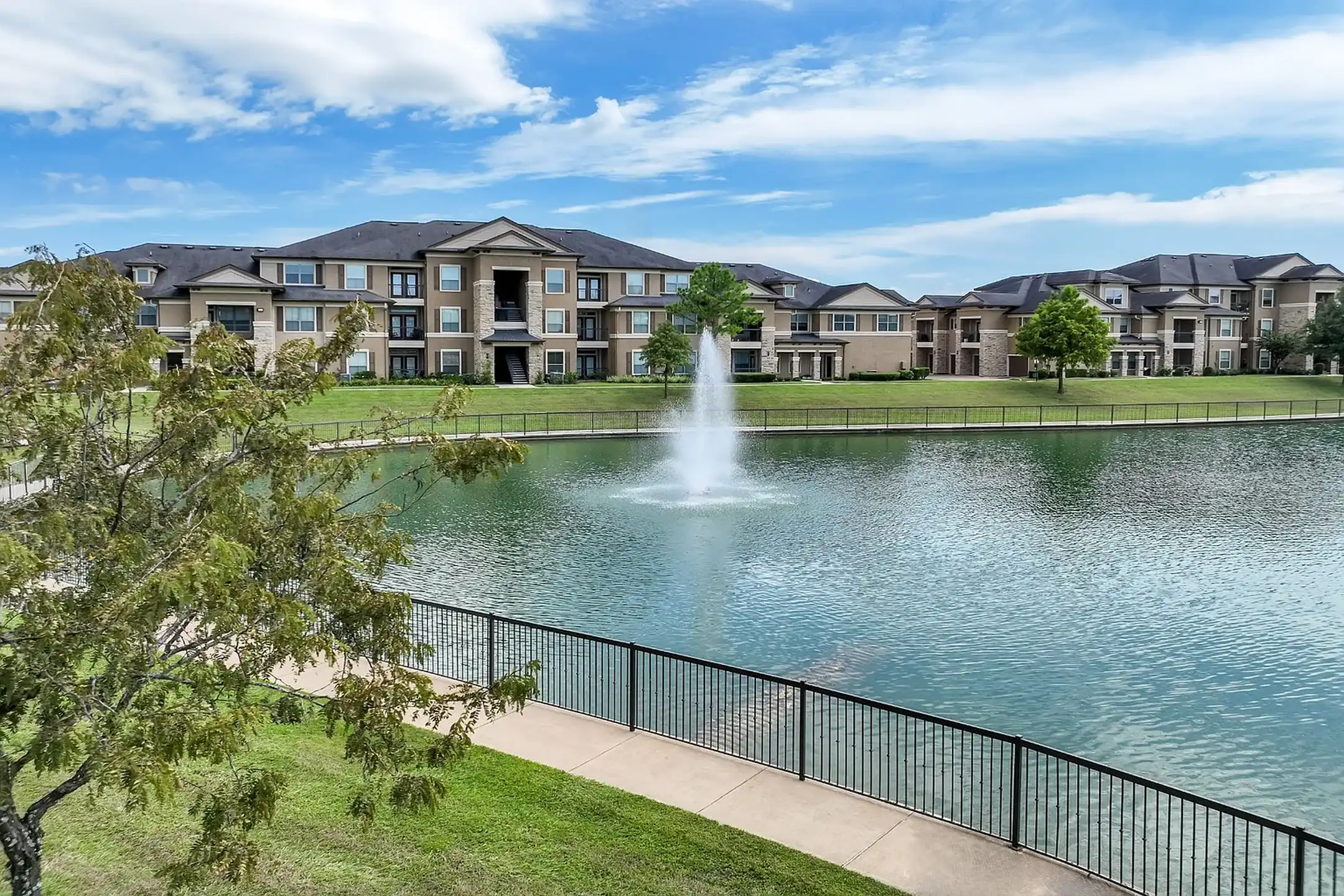 Falls at Copper Lake - Houston, TX 77095 | ApartmentGuide.com