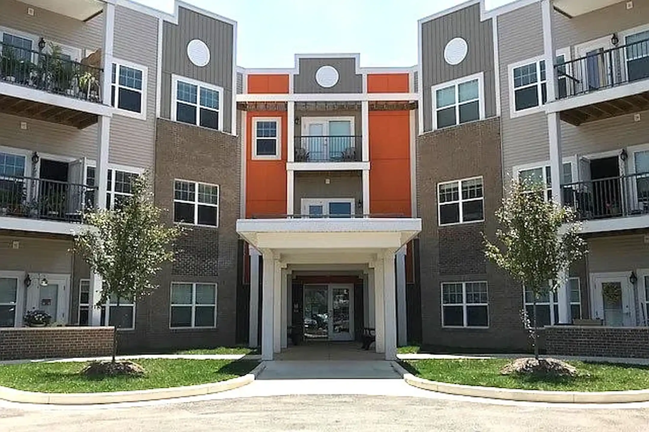 802 Center Apartments - Warsaw, IN 46580 | ApartmentGuide.com