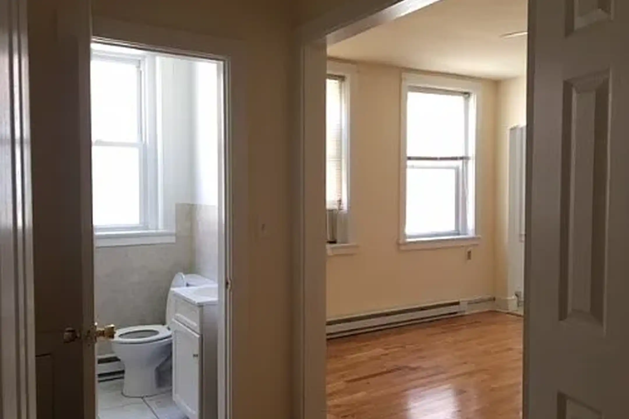 Kings Manor Apartments - Philadelphia, PA 19144 | ApartmentGuide.com