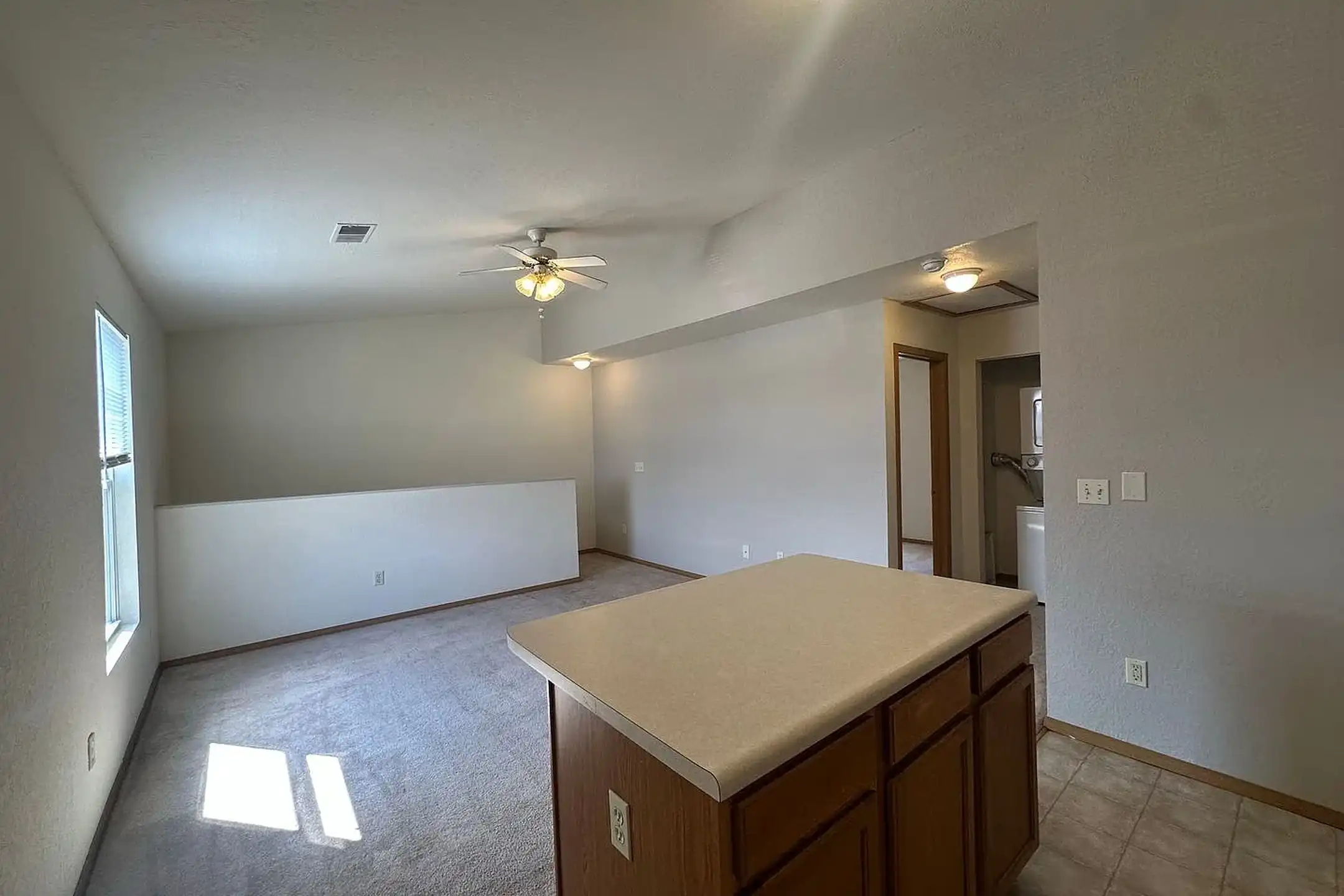 Main & Veterans Crossing - Bloomington, IL 61701 | ApartmentGuide.com