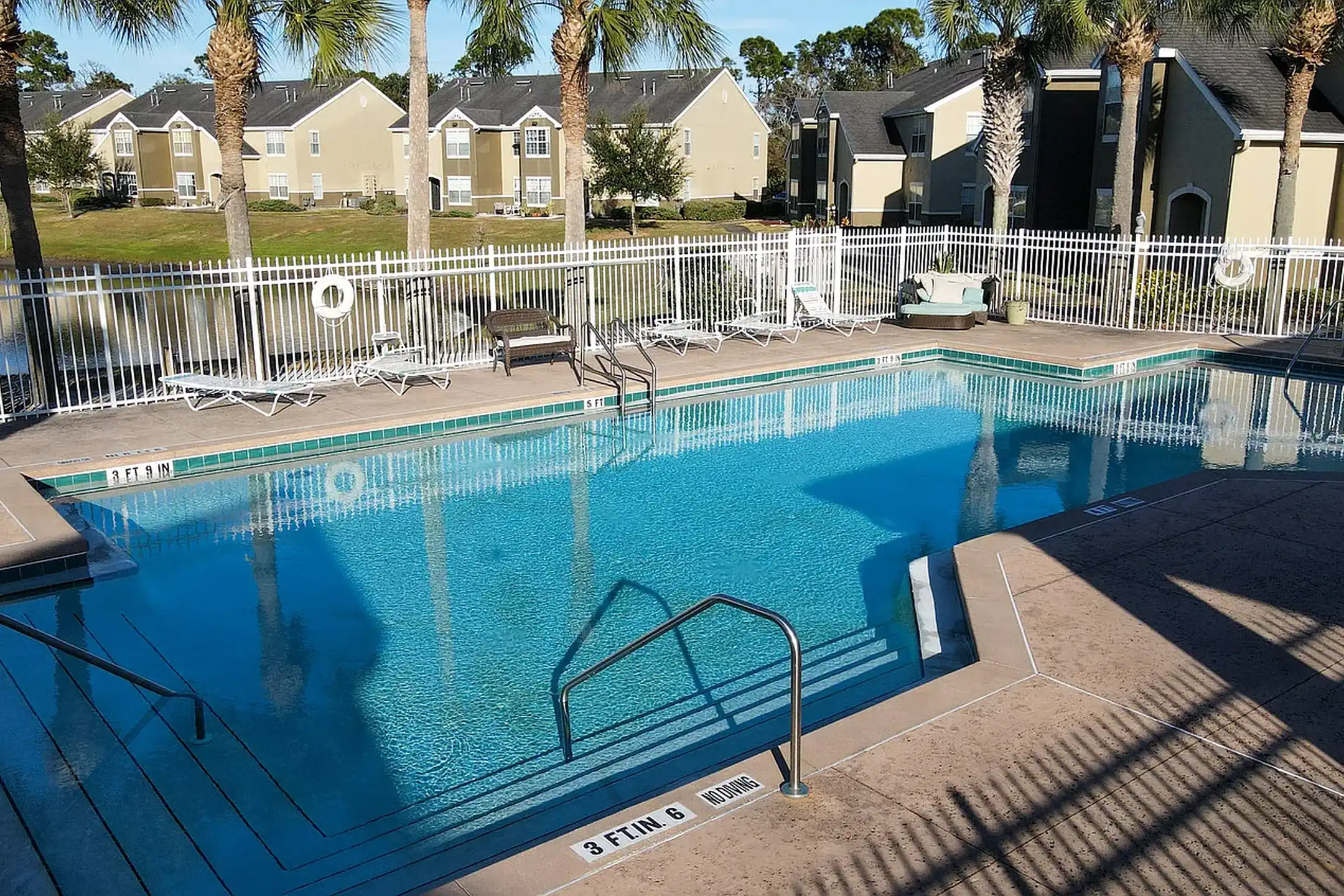 Hickory Pointe Apartments - Melbourne, FL 32901 | ApartmentGuide.com