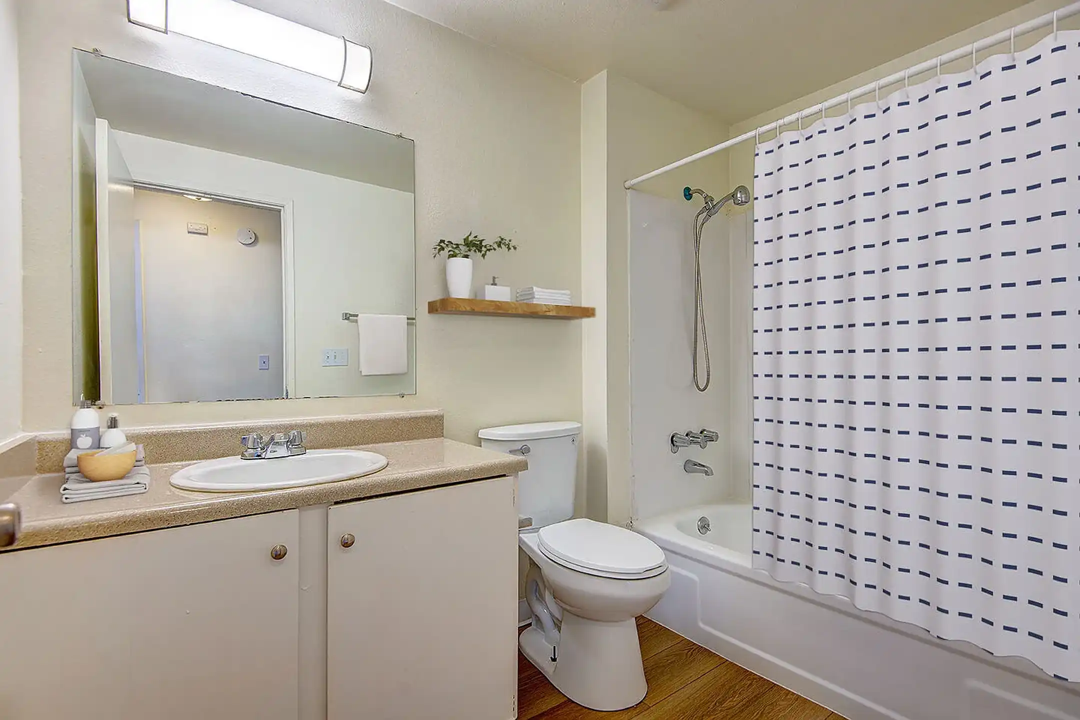 The Woodmark - Tacoma, WA 98444 | ApartmentGuide.com