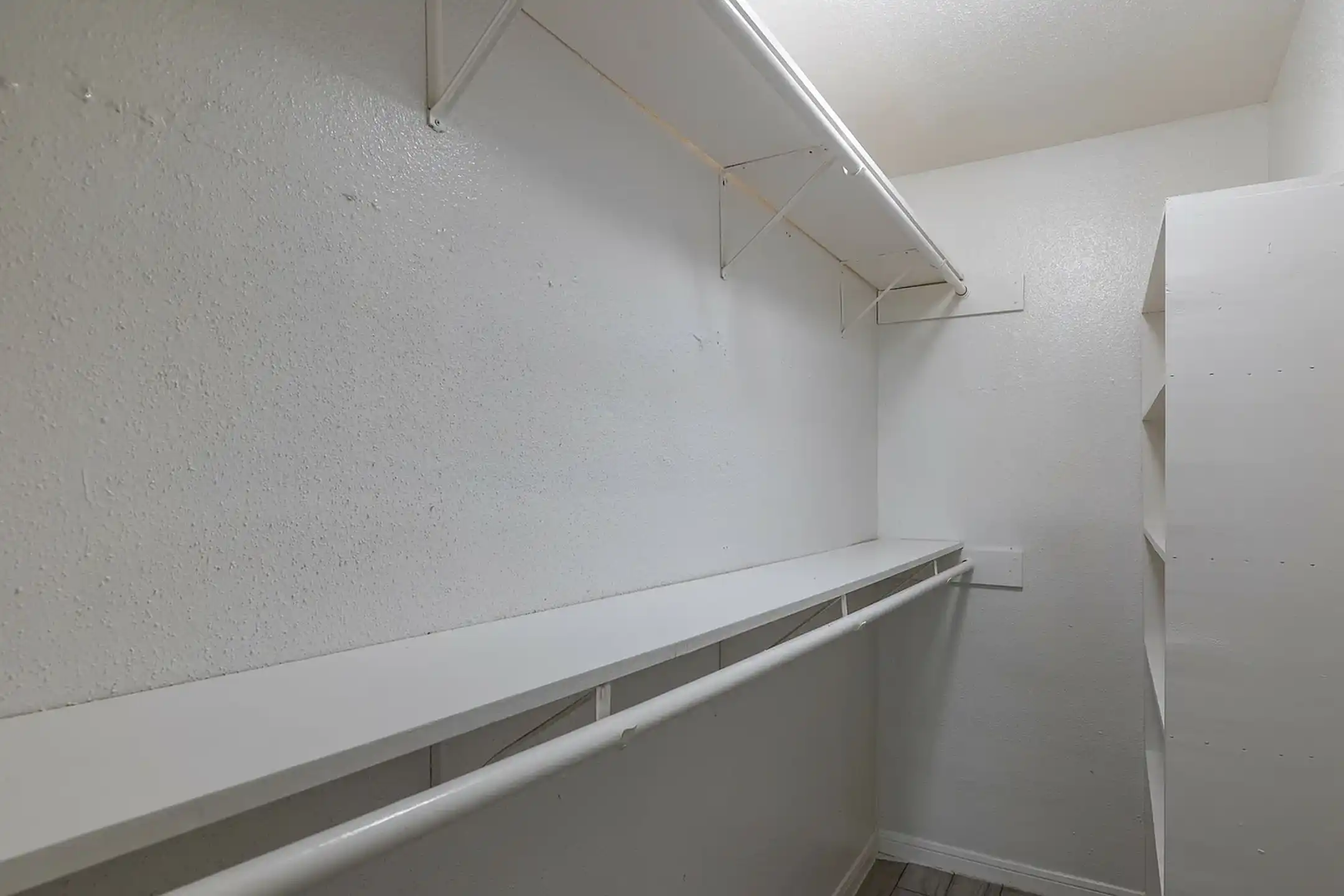 Crescent At Cityview - Houston, TX 77060 | ApartmentGuide.com