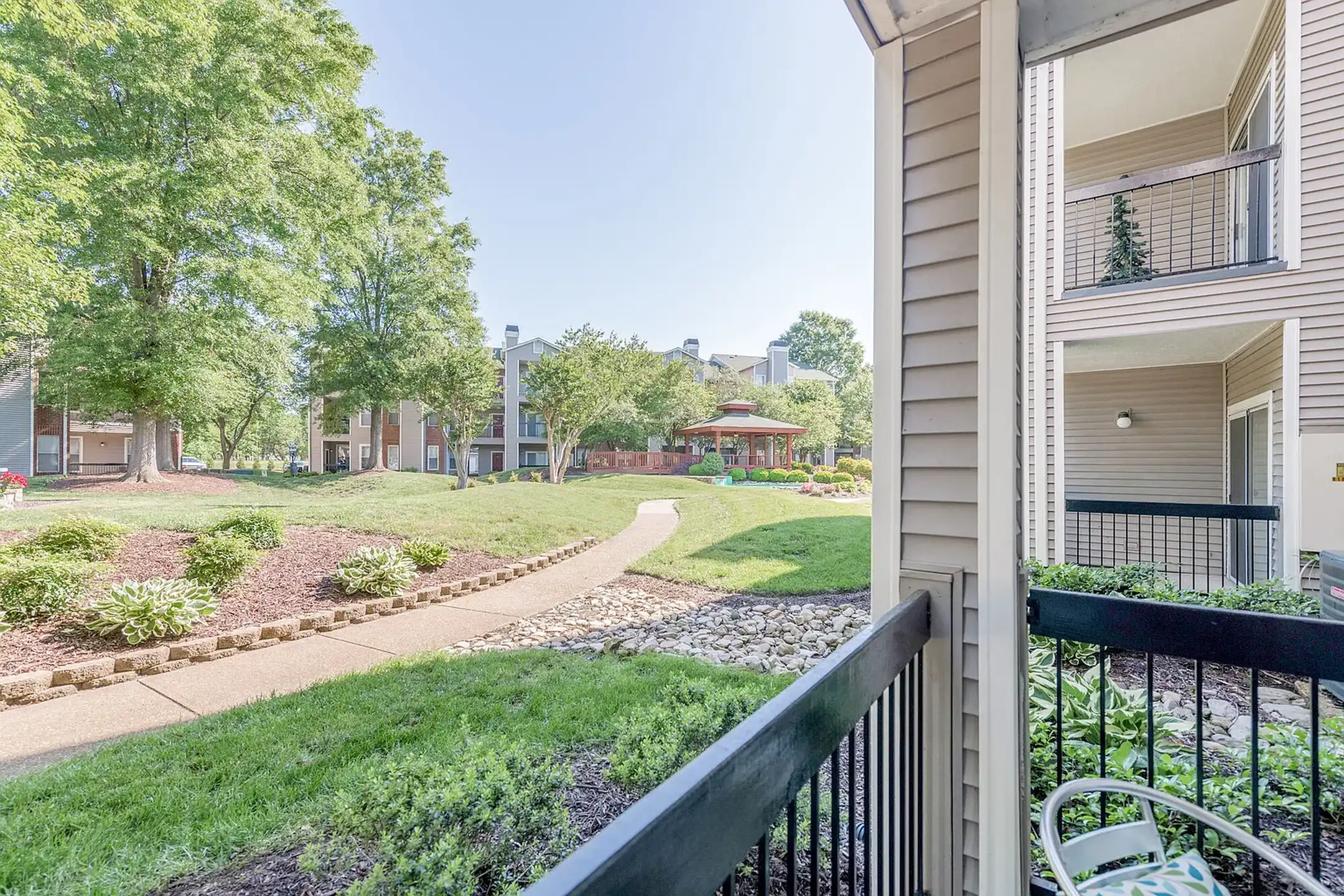 Signature Place - Hampton, VA 23666 | ApartmentGuide.com