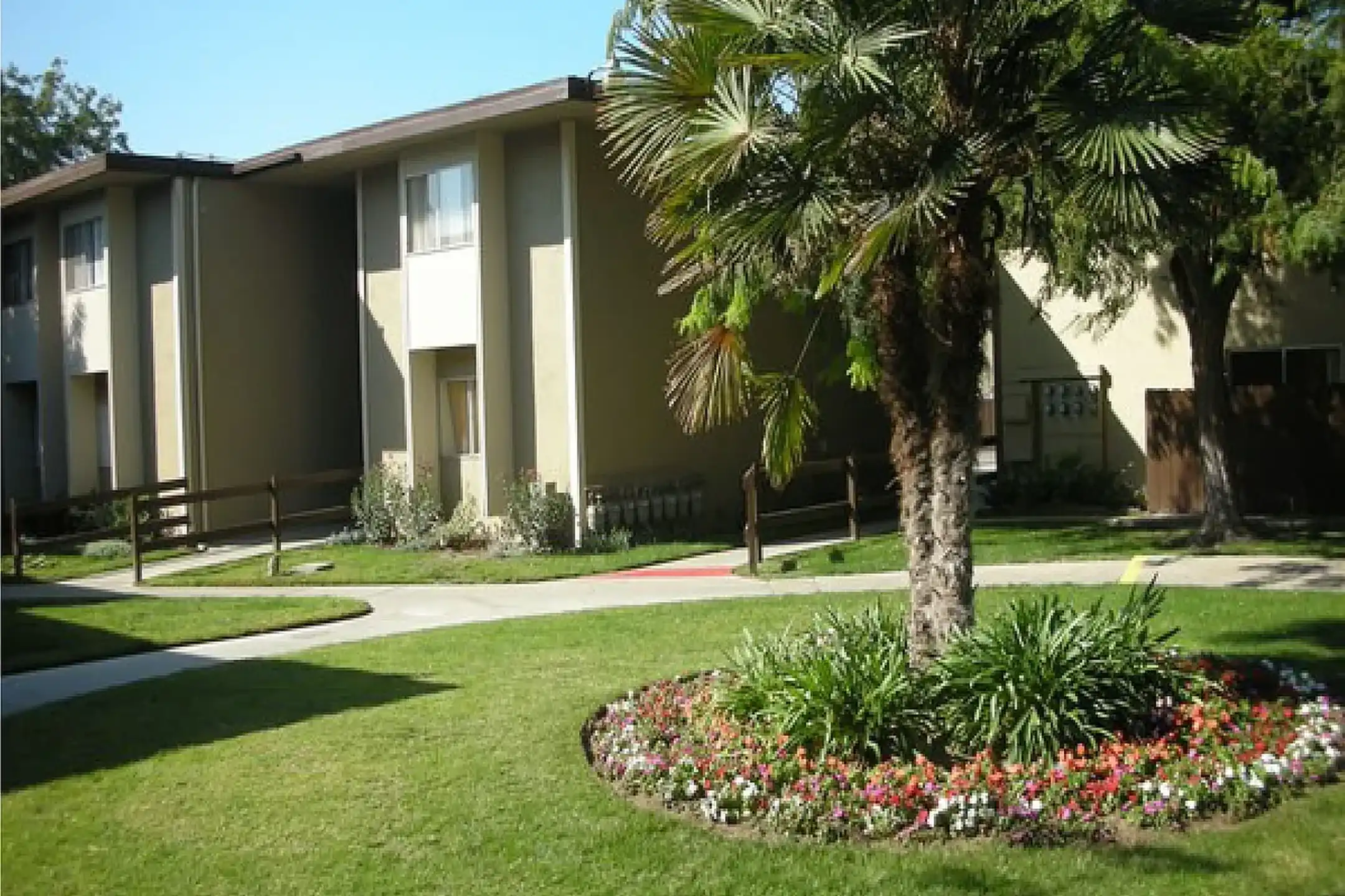 Canyon Crest - Fresno, CA 93721 | ApartmentGuide.com