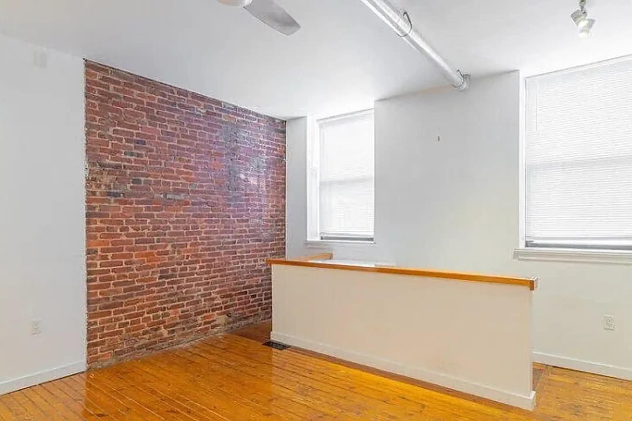 Mariners Court Apartments - Philadelphia, PA 19106 | ApartmentGuide.com