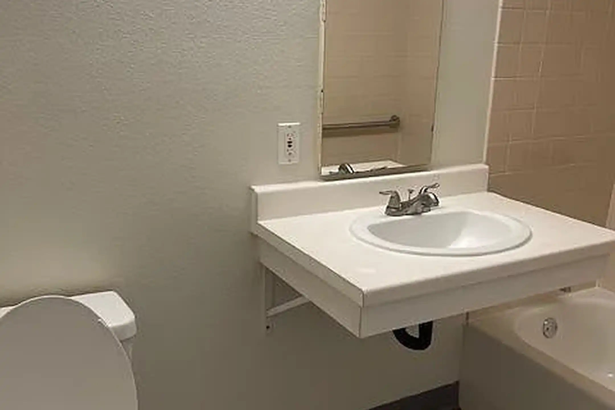 Kulana Hale - Honolulu, HI 96826 | ApartmentGuide.com