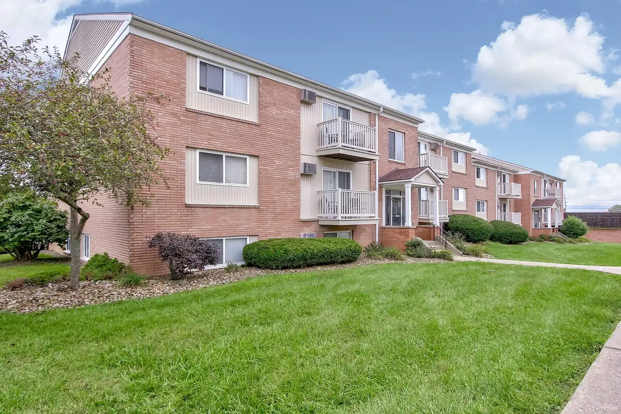 Westview Heights - Hubbard, OH 44425 | ApartmentGuide.com