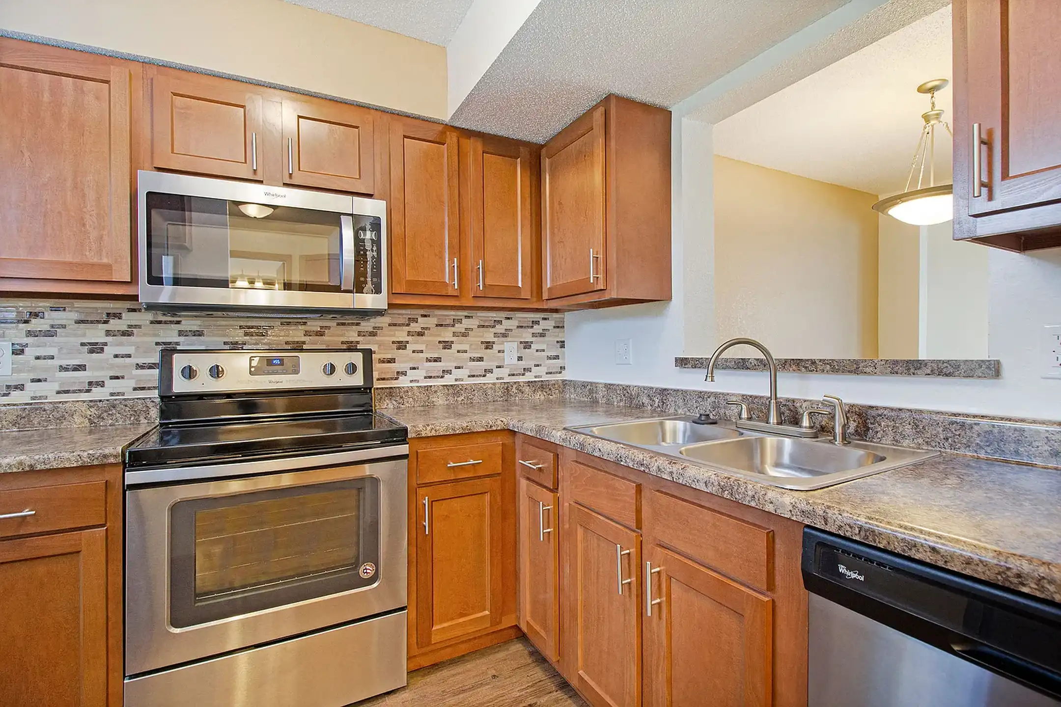 Savannah Trace Townhomes - Kalamazoo, MI 49048 | ApartmentGuide.com