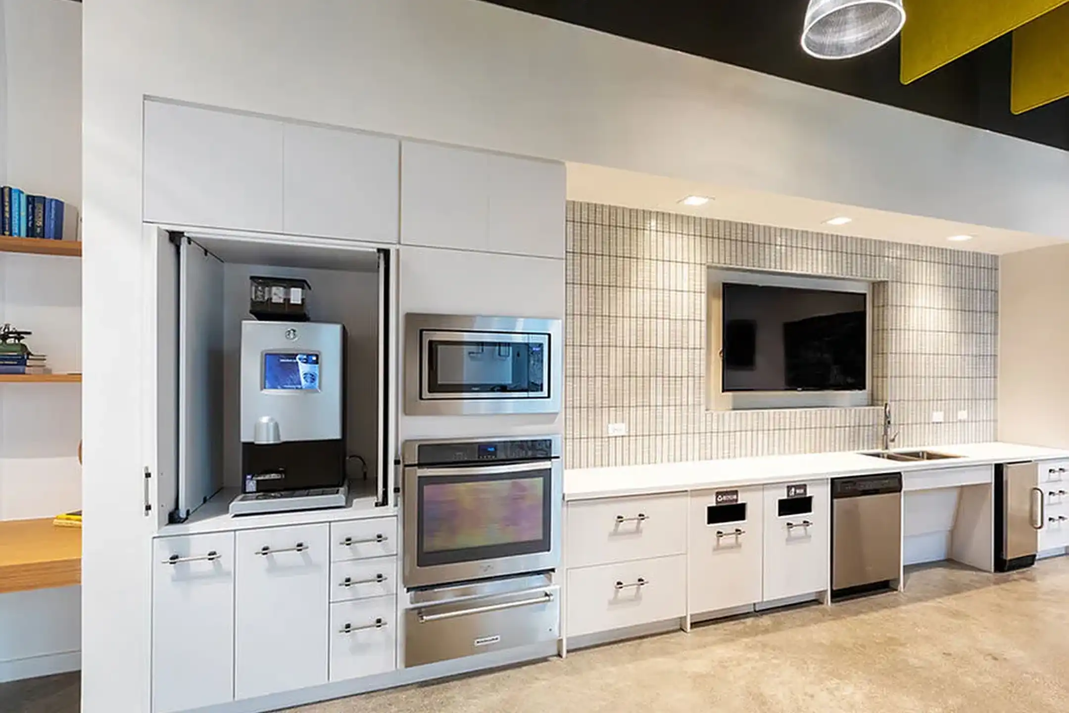 AMLI Frisco Crossing - Frisco, TX 75034 | ApartmentGuide.com