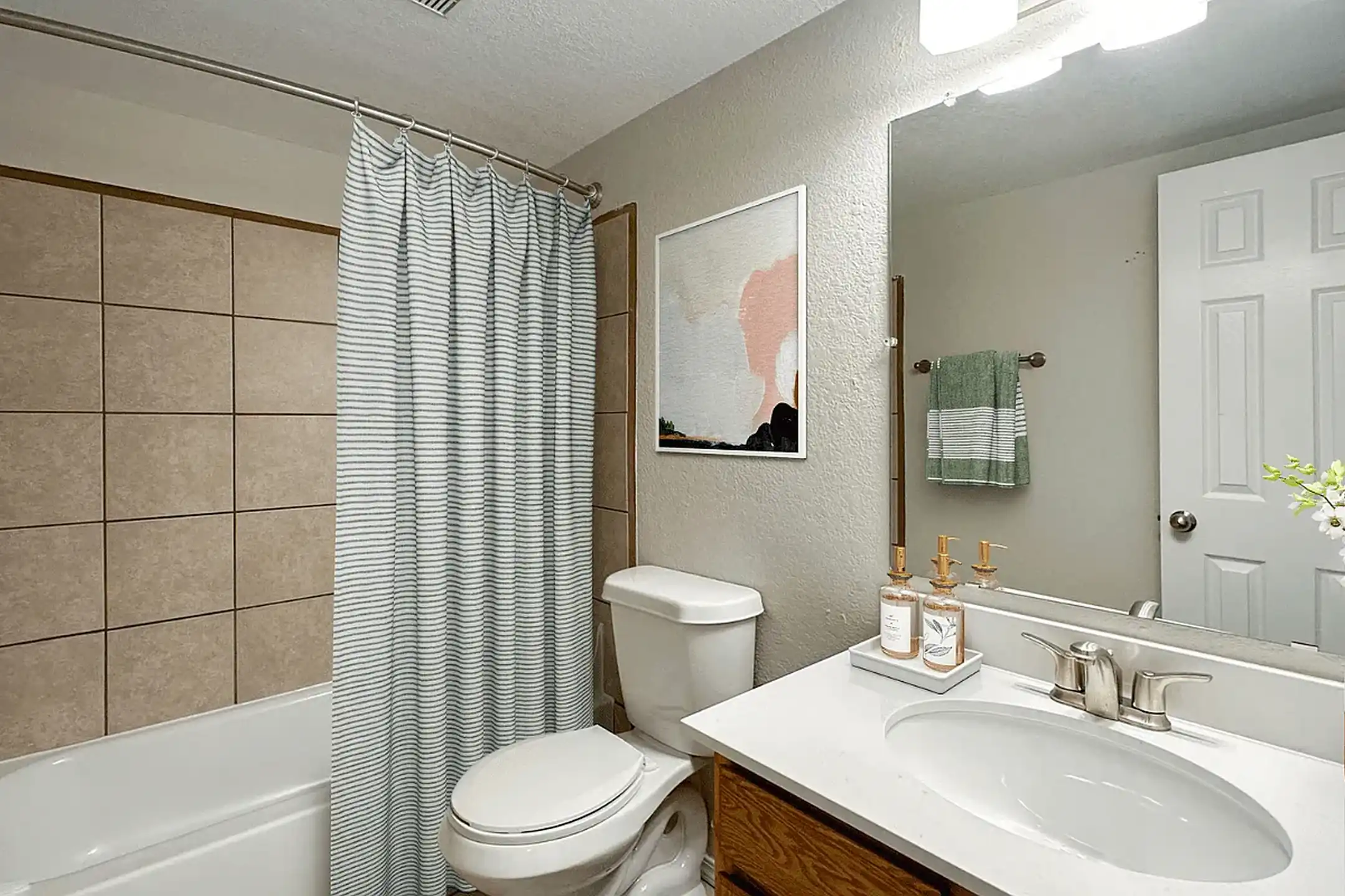 Aurora Meadows - Aurora, CO 80011 | ApartmentGuide.com