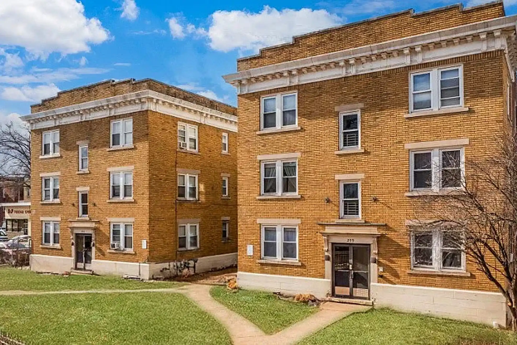 Residences at Barry Square - Hartford, CT 06106 | ApartmentGuide.com