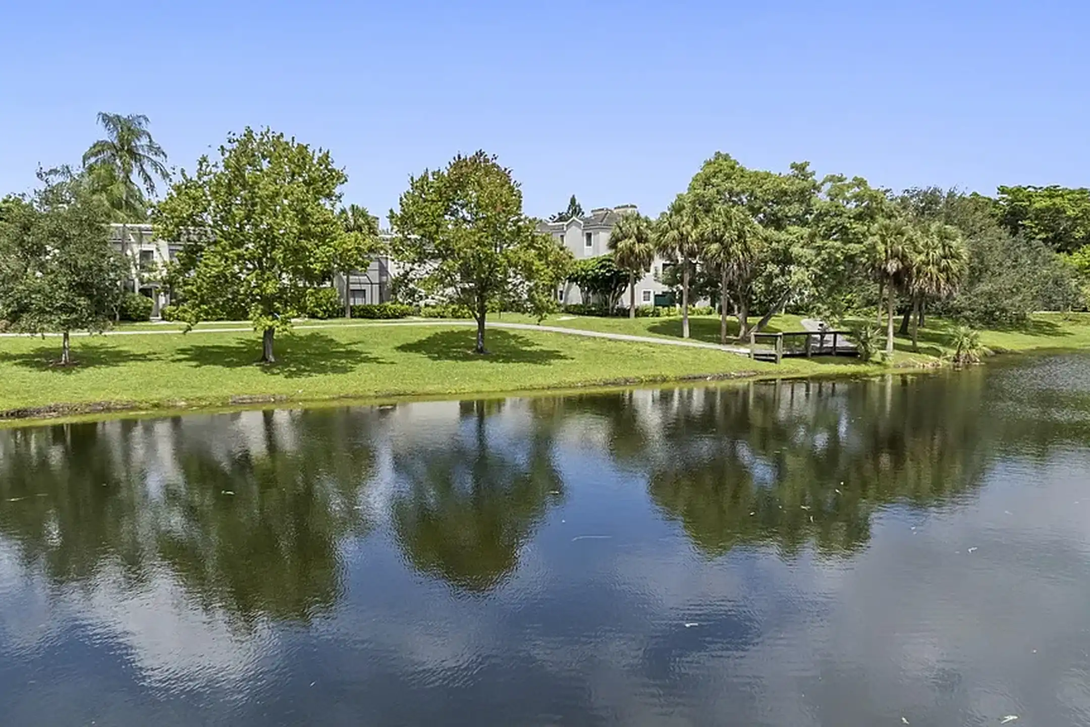 Stella Boca Raton Apartments - Boca Raton, FL 33433 | ApartmentGuide.com