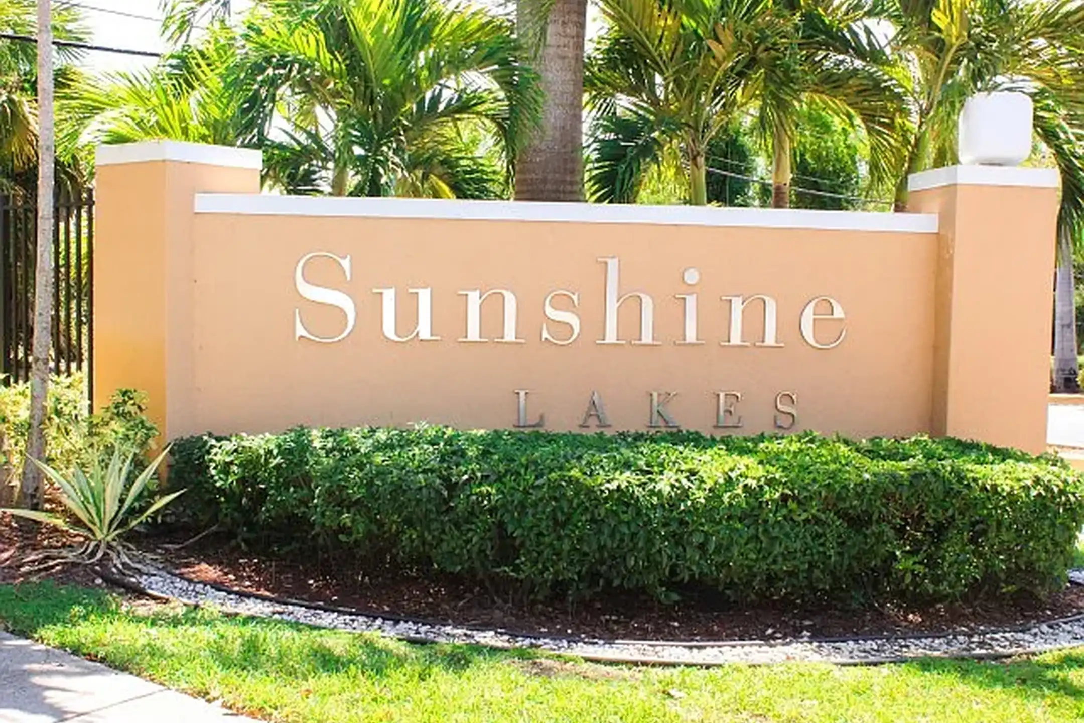 Sunshine Lakes Apartments - Miami, FL 33167 | ApartmentGuide.com
