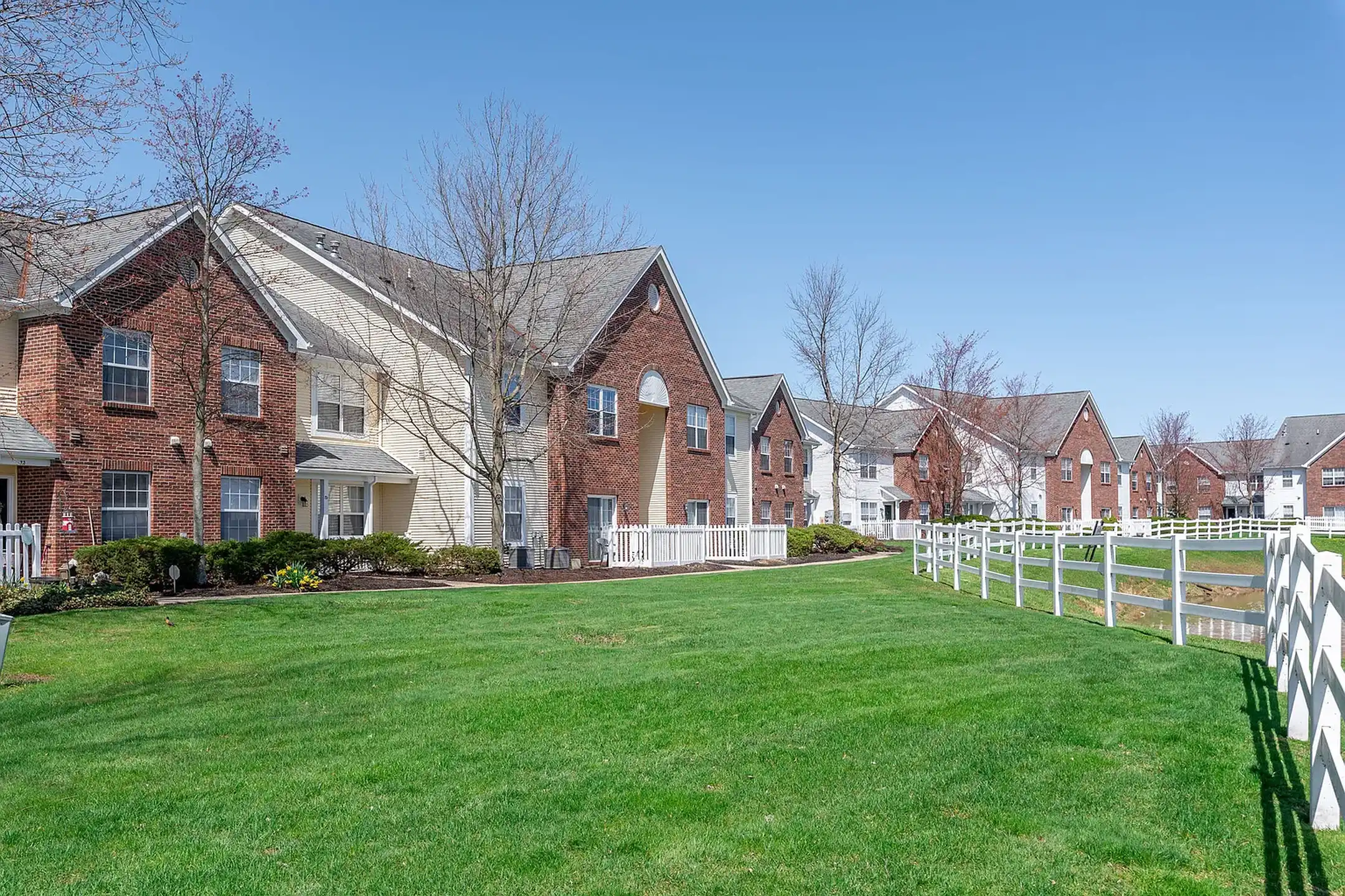 Village Gates of Delaware - Delaware, OH 43015 | ApartmentGuide.com