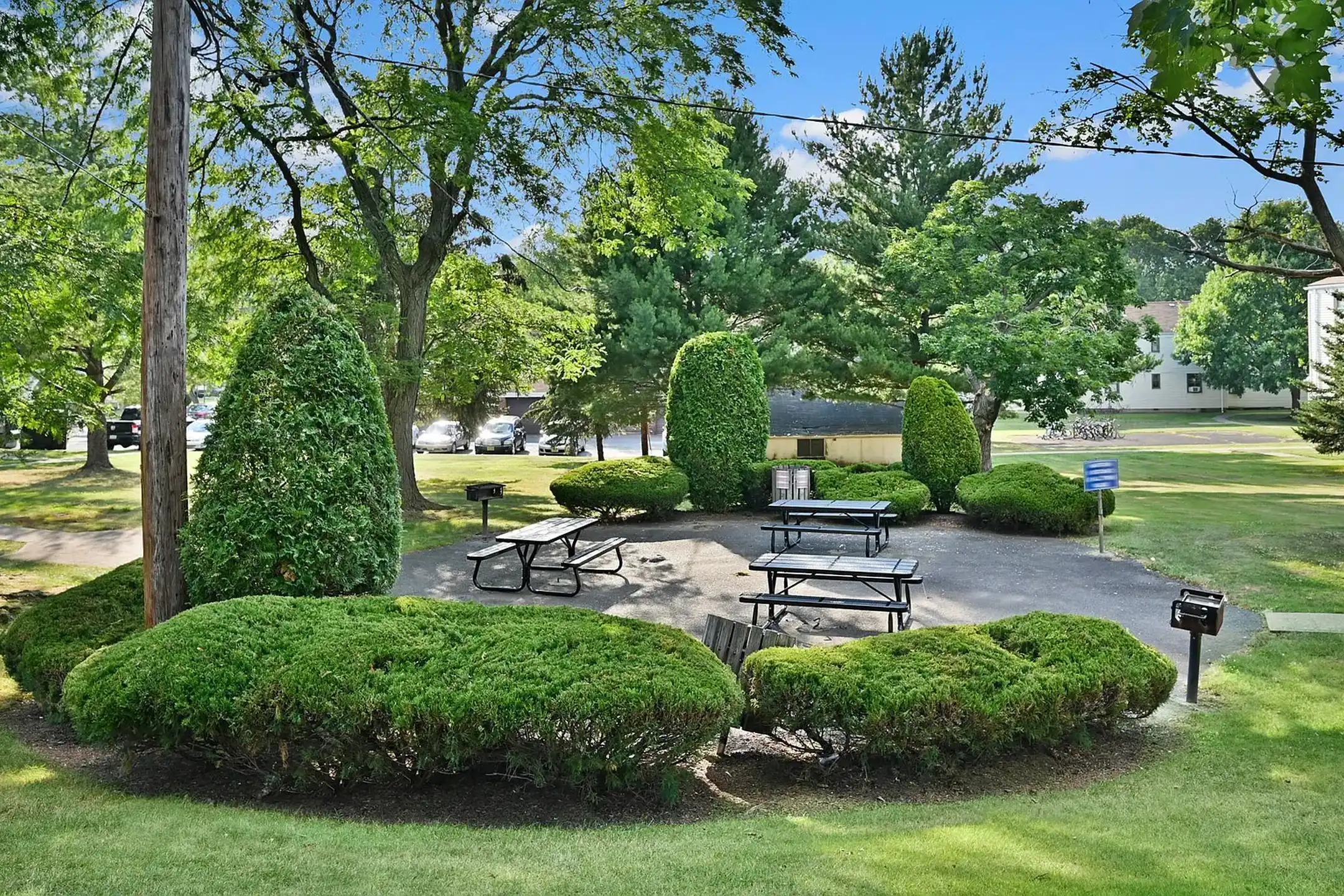 Richfield Village - Clifton, NJ 07012 | ApartmentGuide.com