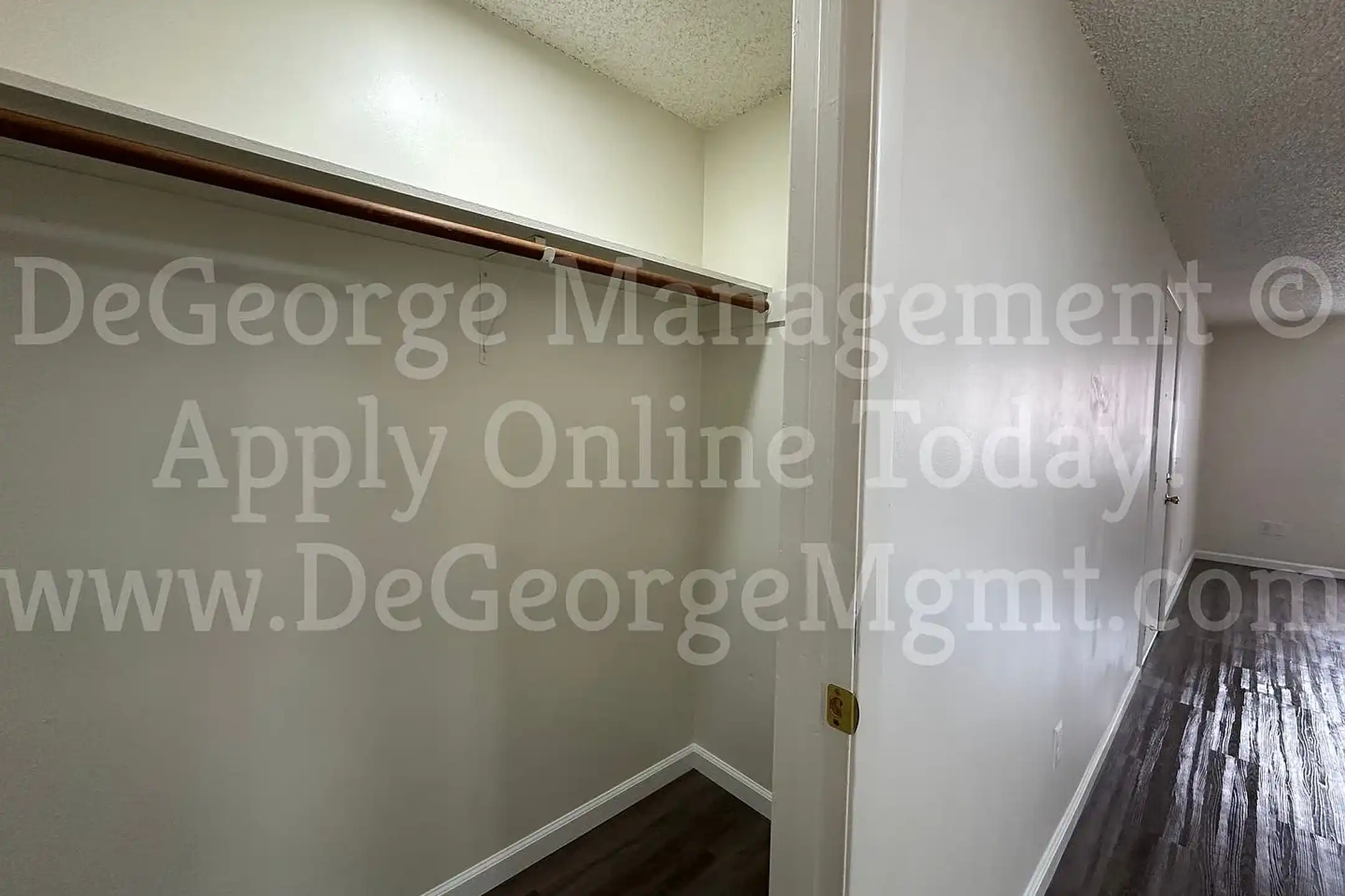 Oak Ridge Manor Apartments - Holley, NY 14470 | ApartmentGuide.com