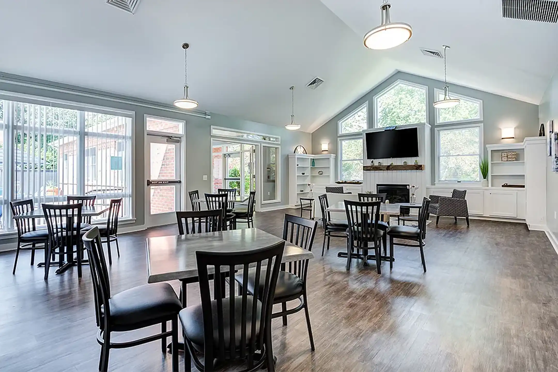Perinton Manor Apartment Homes - Fairport, NY 14450 | ApartmentGuide.com