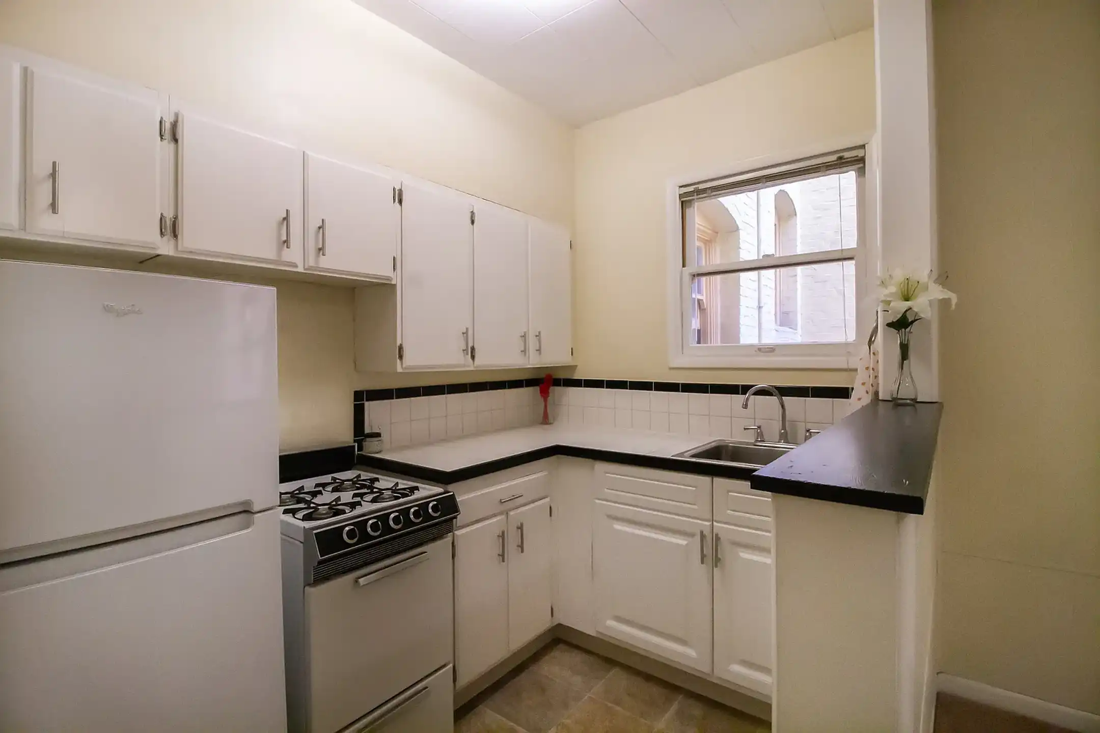 The Benson Apartments - Portland, OR 97209 | ApartmentGuide.com