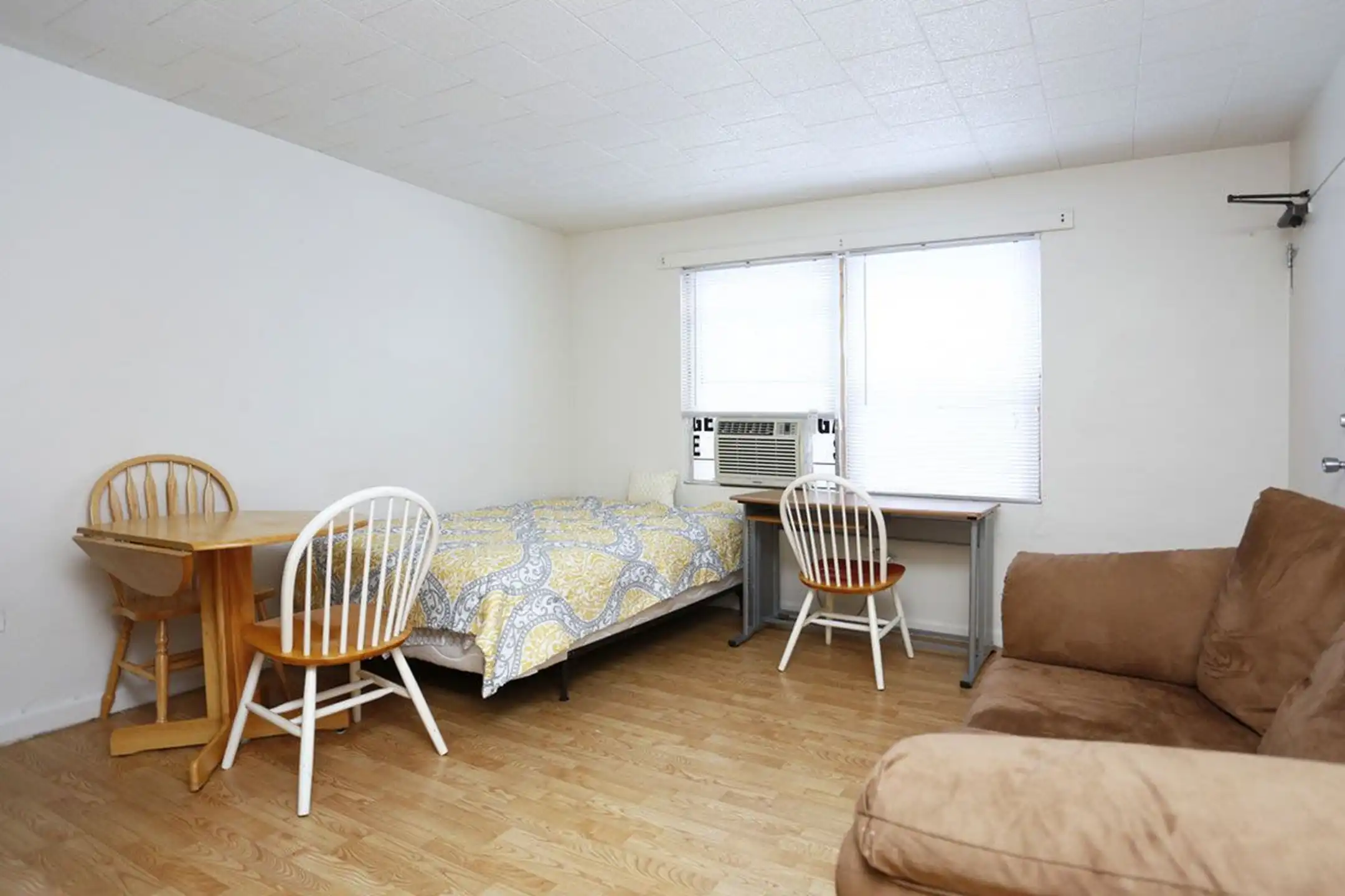 102 N Gregory St unit C - Urbana, IL 61801 | ApartmentGuide.com