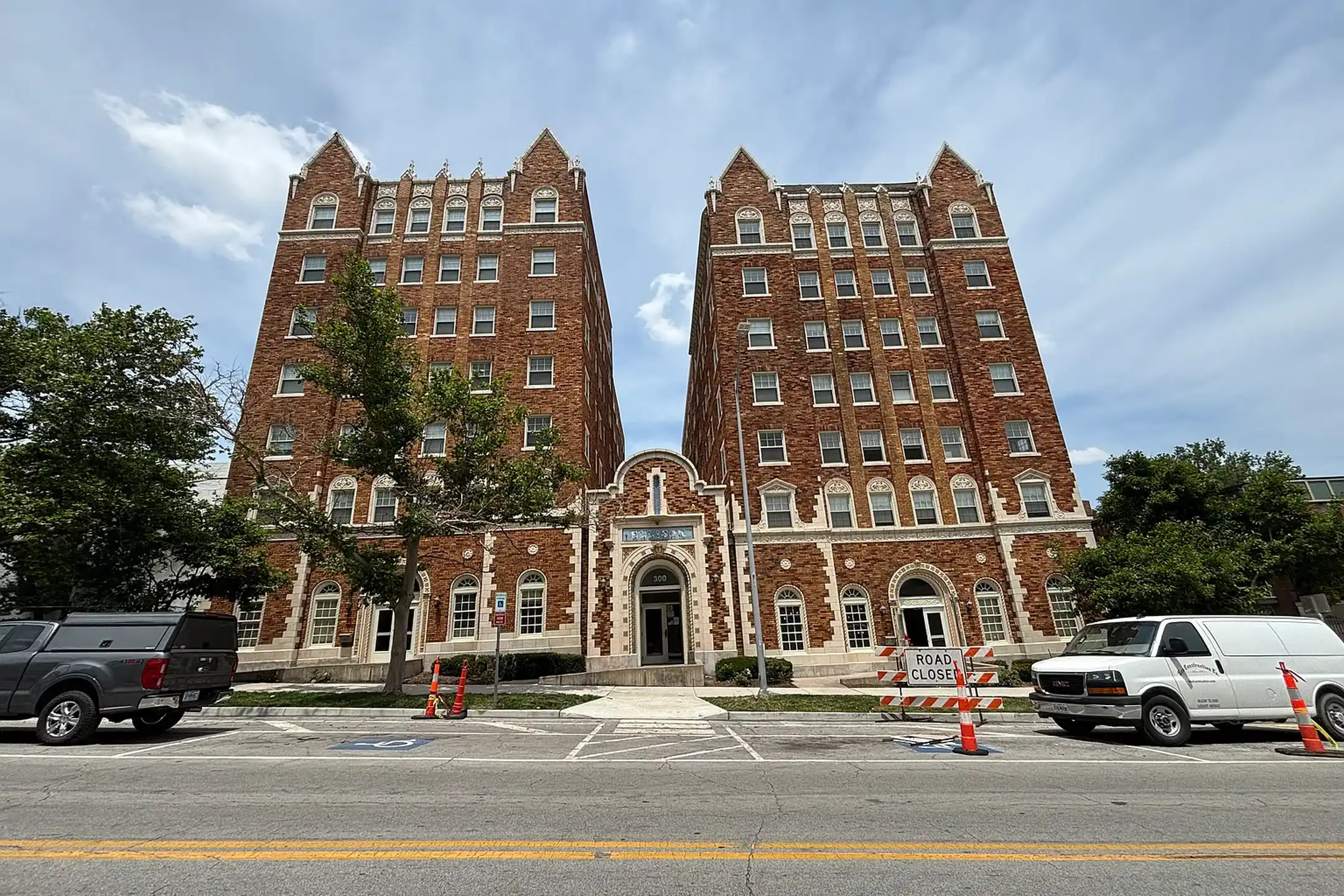 The Historic Ellison - Kansas City, MO 64111 | ApartmentGuide.com