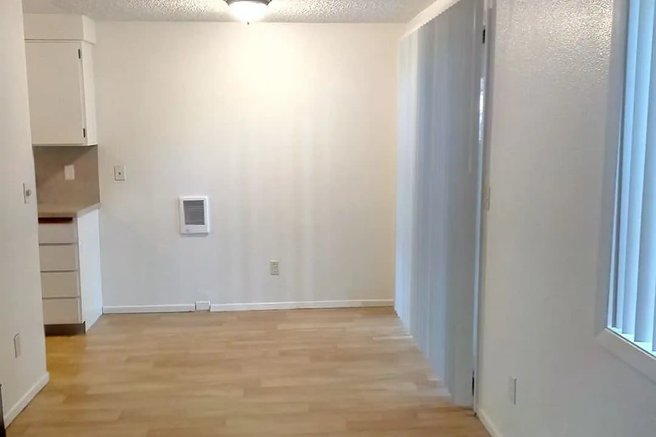 Oakview Terrace Apartments - Salem, OR 97305 | ApartmentGuide.com