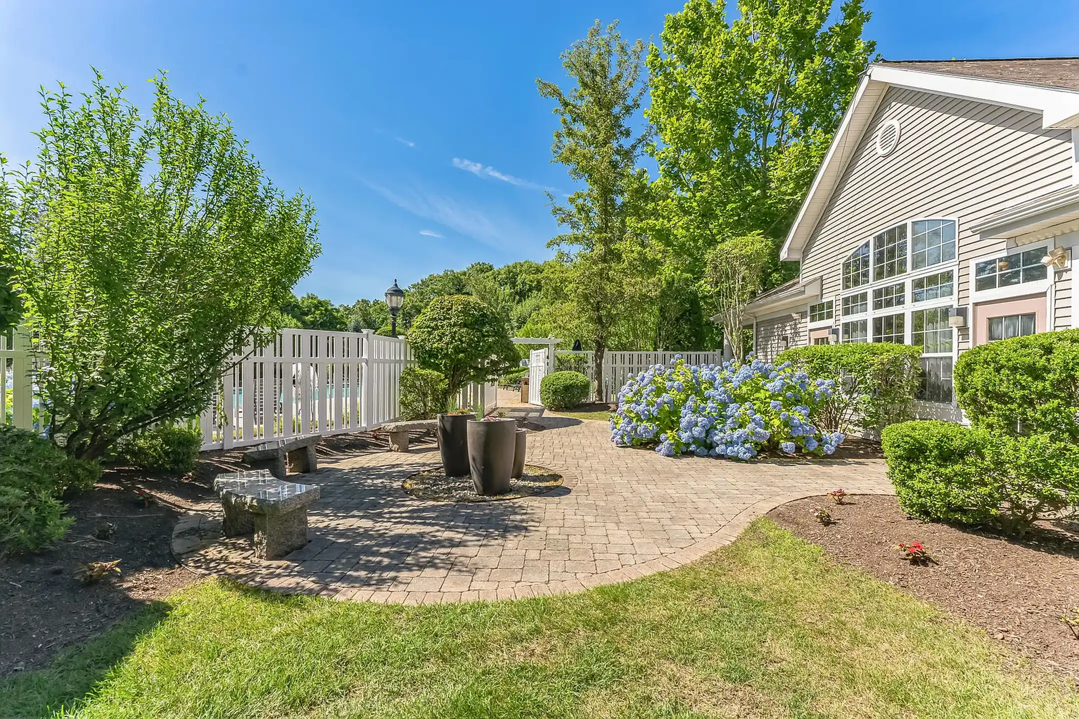 Cumberland Crossing - Cumberland, RI 02864 | ApartmentGuide.com