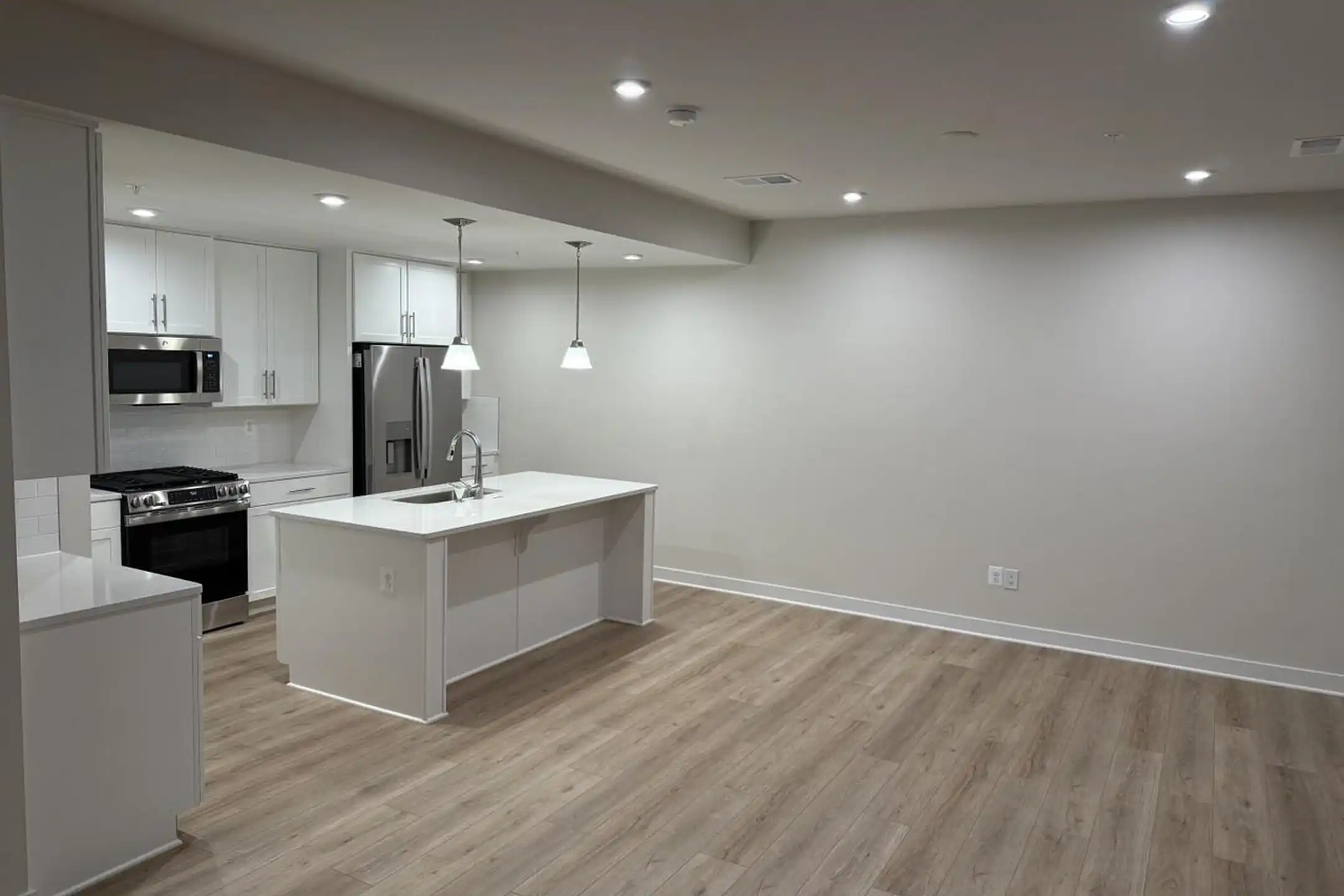 14596 George Carter Way - Chantilly, VA 20151 | ApartmentGuide.com