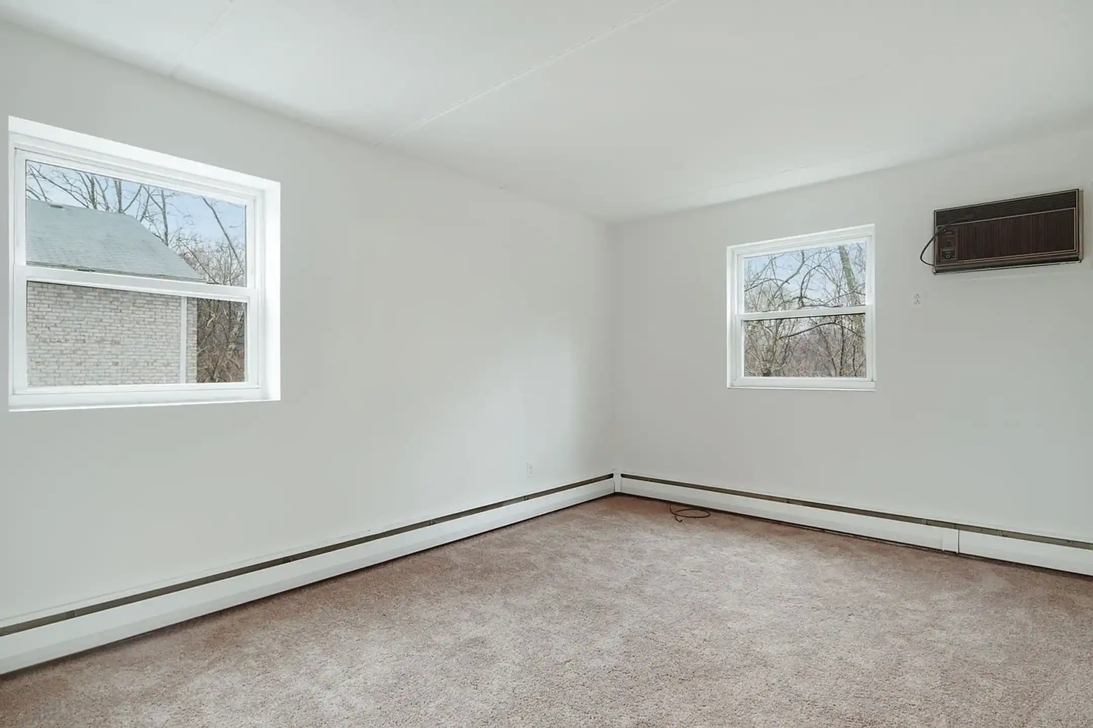 Rolling Green Apartments - Springfield, PA 19064 | ApartmentGuide.com