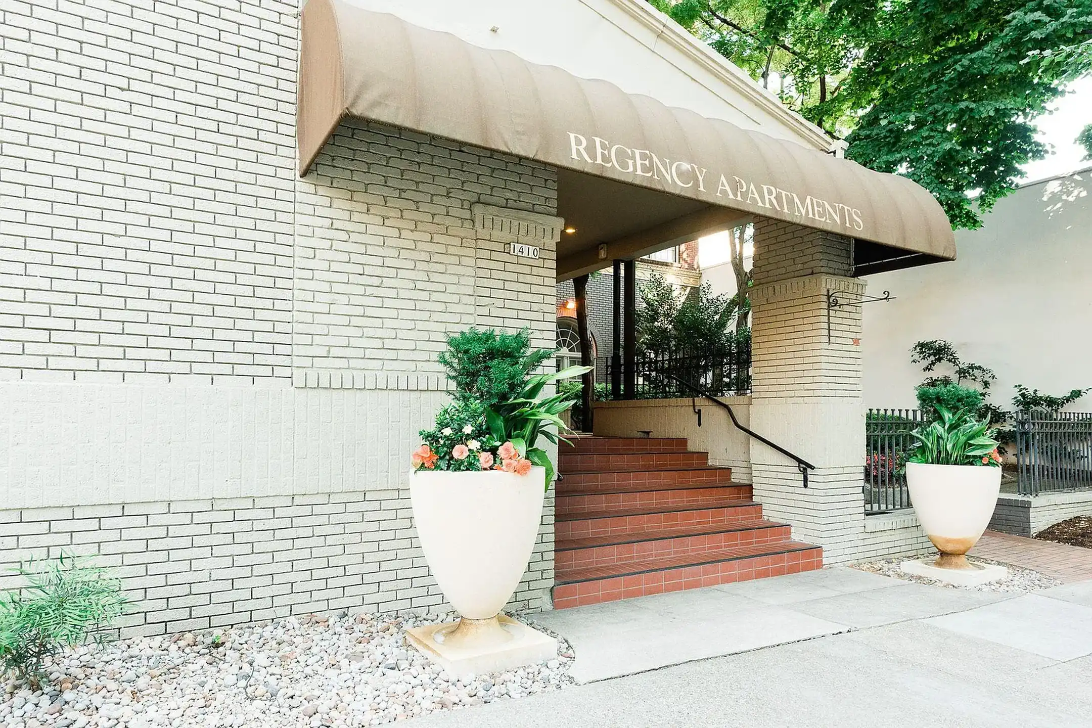 Regency Apartments - Portland, OR 97201 | ApartmentGuide.com