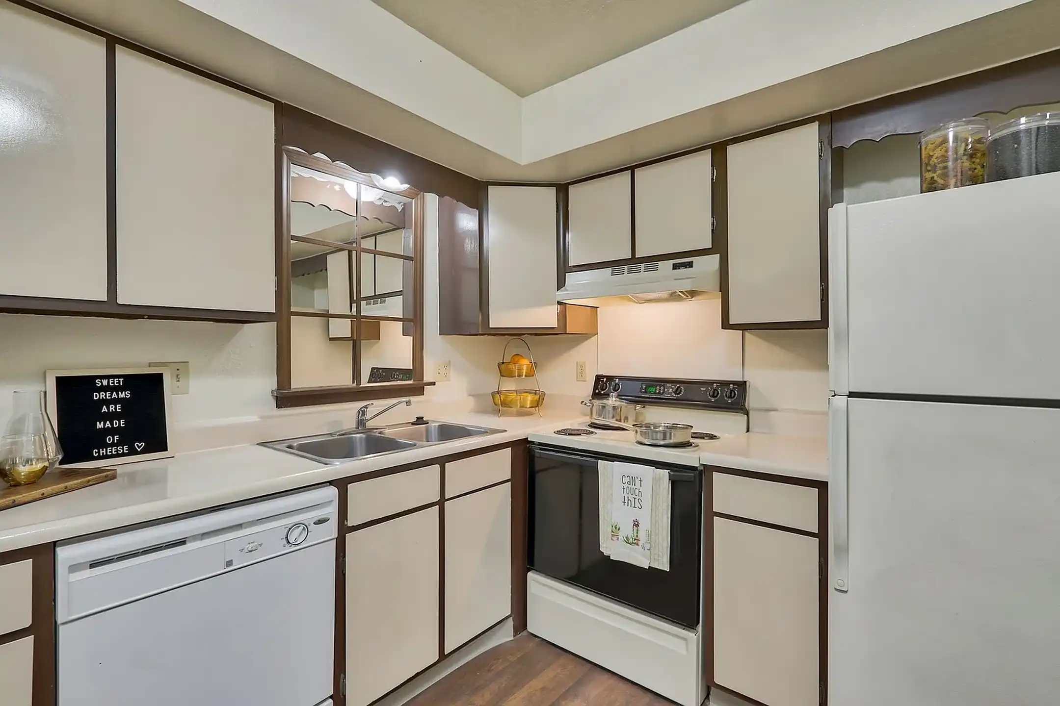 Nottingham Place Apartments - Kalamazoo, MI 49009 | ApartmentGuide.com