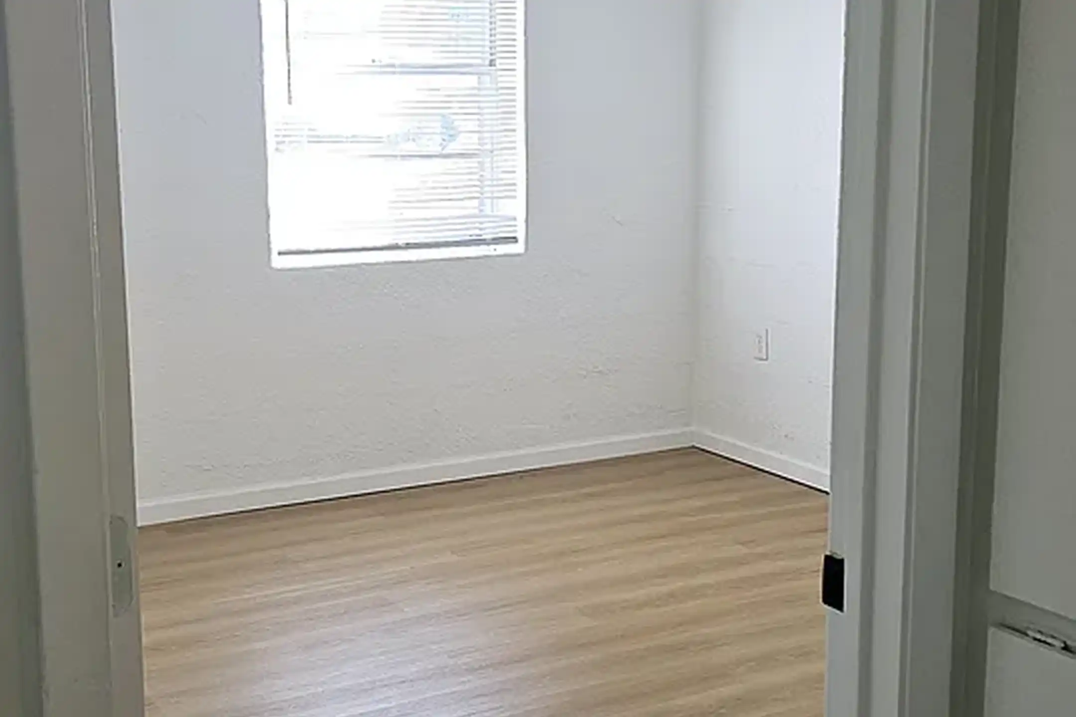 Azle Creek Apartments - Azle, TX 76020 | ApartmentGuide.com