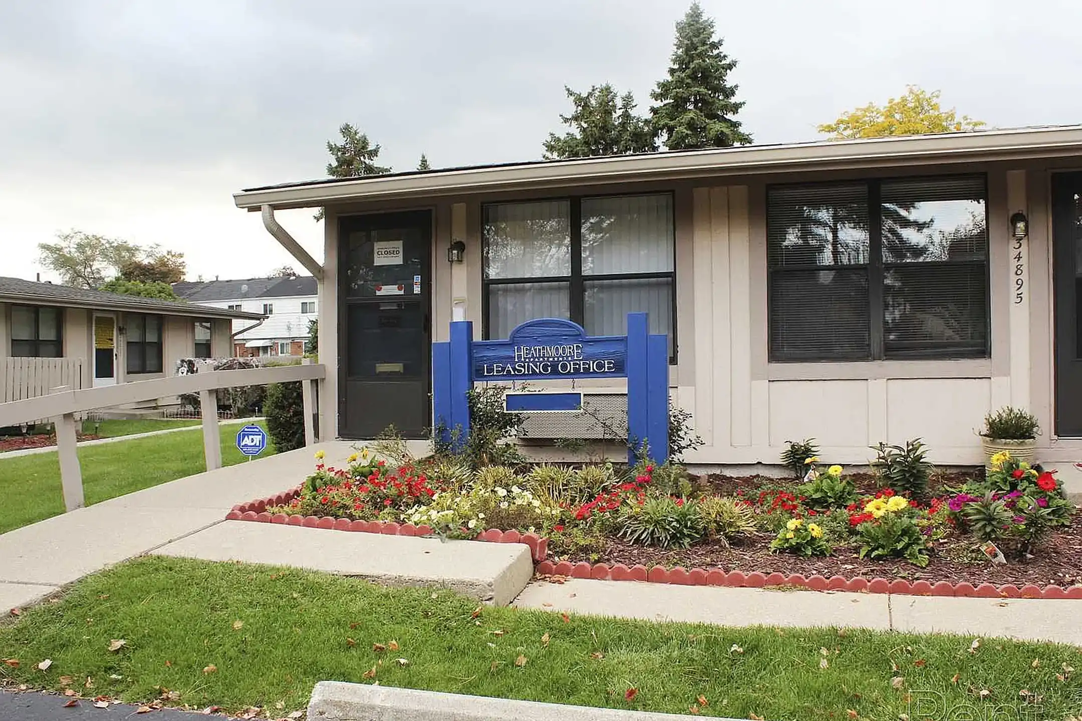 Heathmoore Apartments - Clinton Township, MI 48035 | ApartmentGuide.com