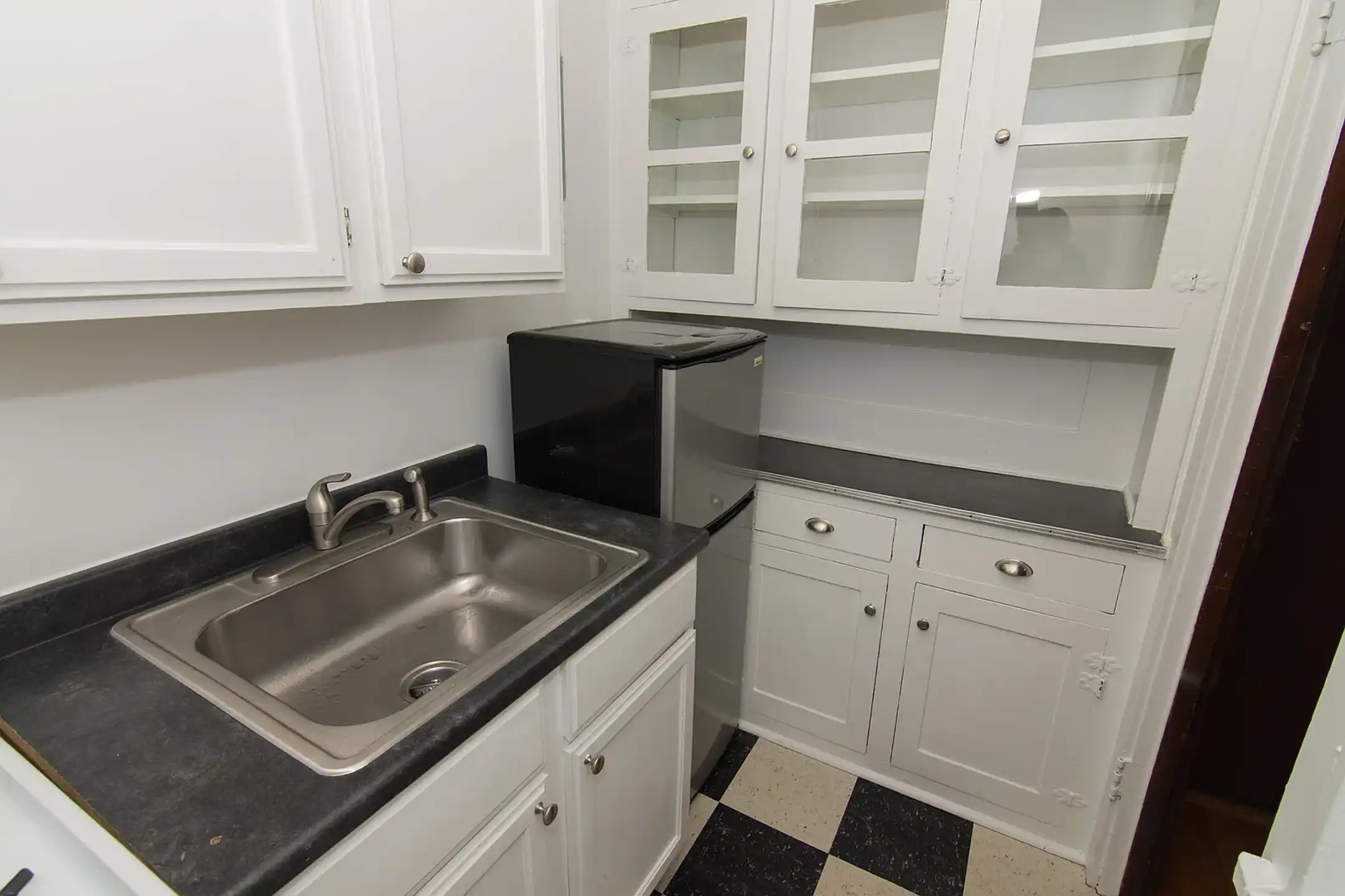 Stevens Square Apartments - Minneapolis, MN 55403 | ApartmentGuide.com